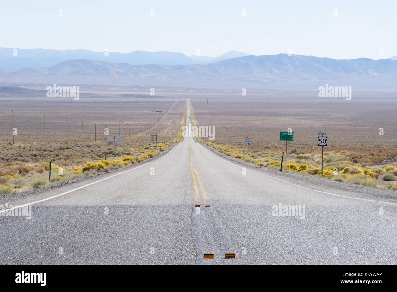 Vista of an endless stretch of road along US 50 Nevada Stock Photo - Alamy