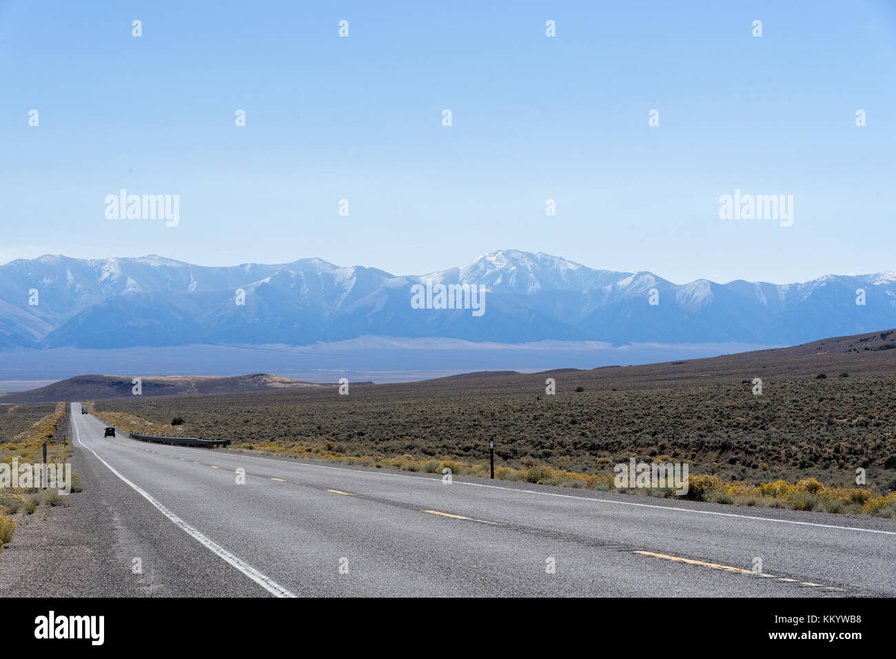 Stretch of road hi-res stock photography and images - Alamy