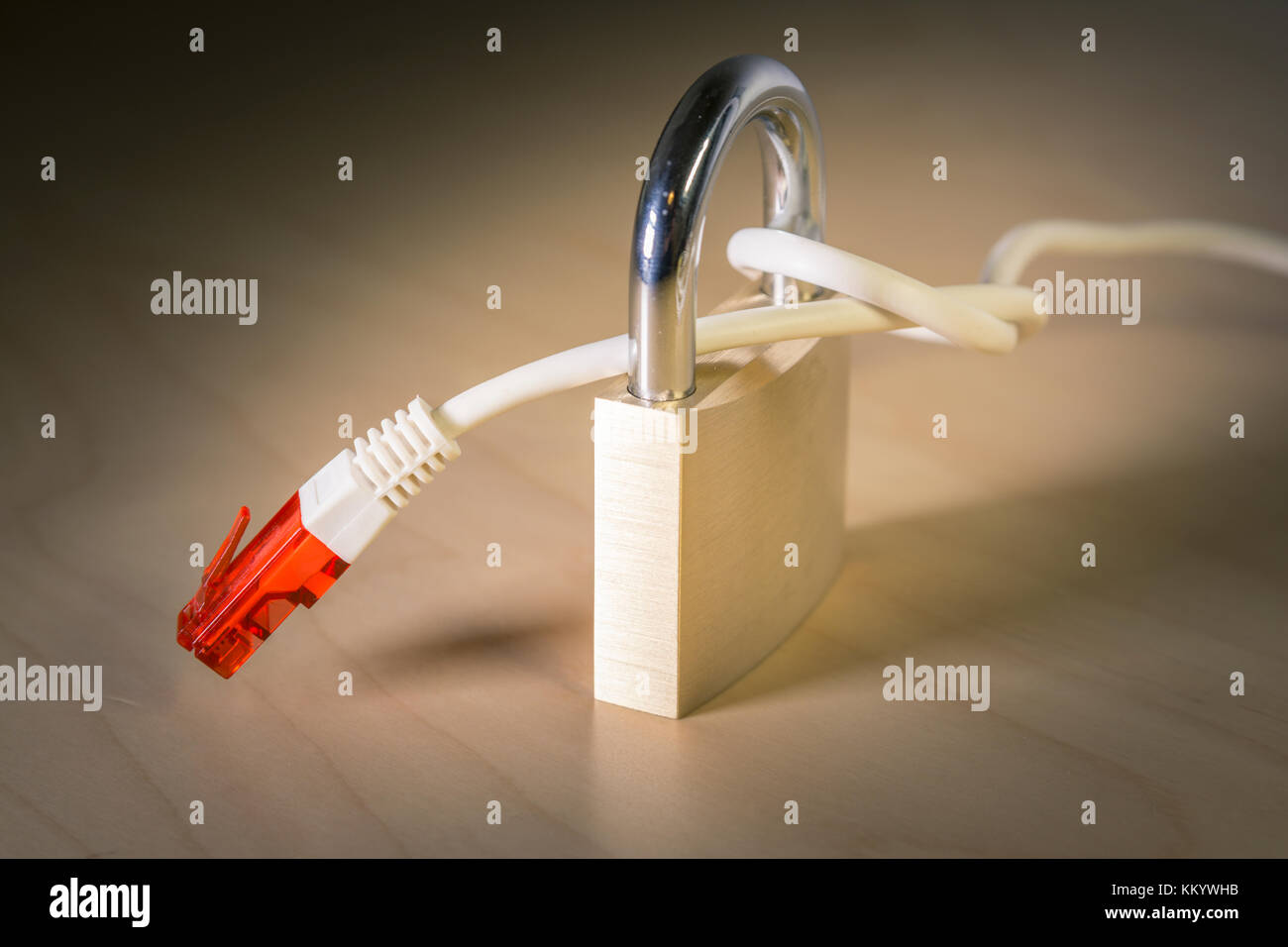 knotted net cable around a padlock Stock Photo - Alamy