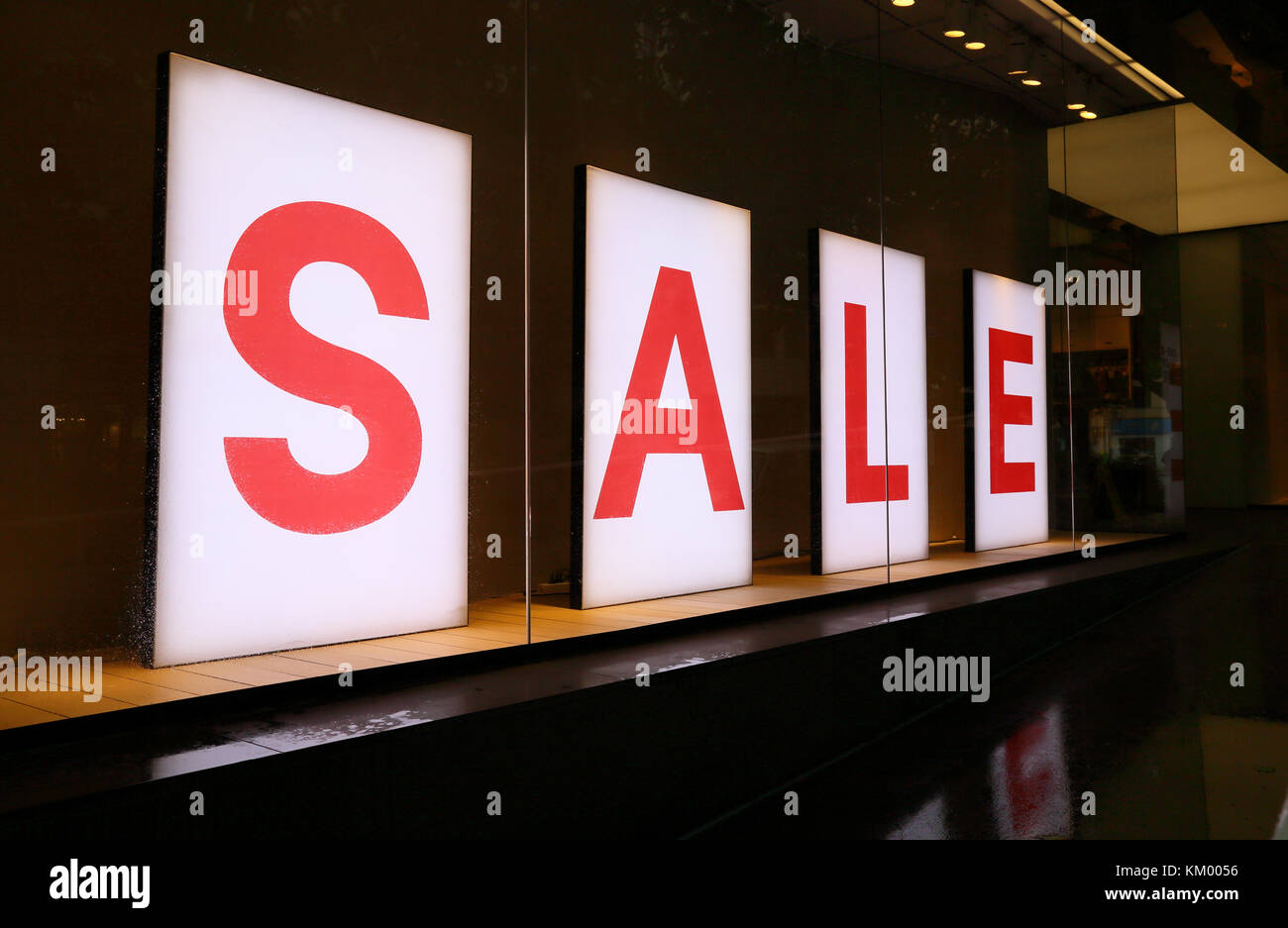 sale sign at mall Stock Photo - Alamy
