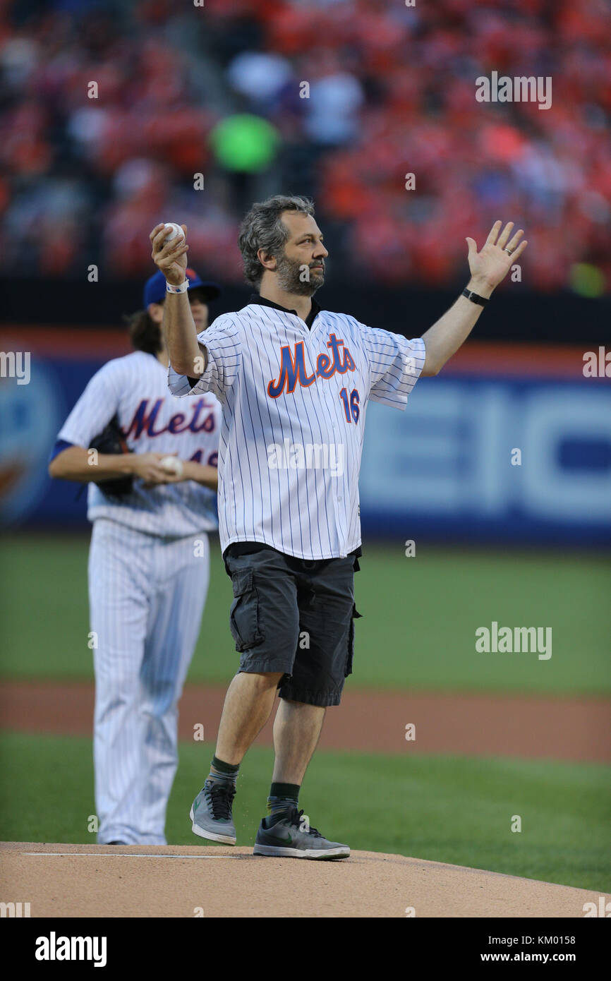 NEW YORK, NY - AUGUST 02: Judd Apatow was joined by his wife Leslie ...