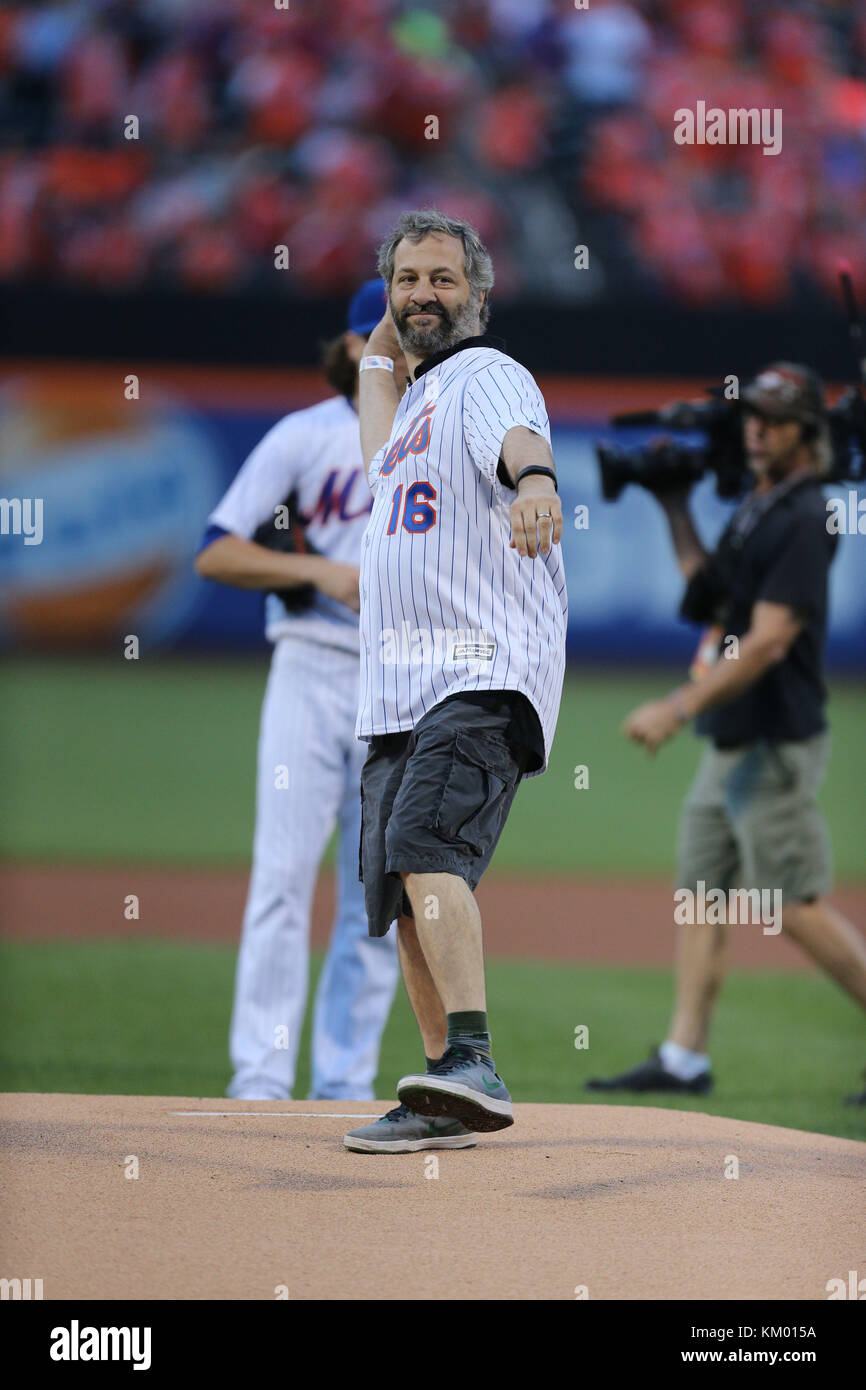 NEW YORK, NY - AUGUST 02: Judd Apatow was joined by his wife Leslie ...