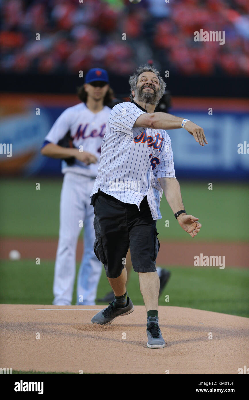 NEW YORK, NY - AUGUST 02: Judd Apatow was joined by his wife Leslie ...