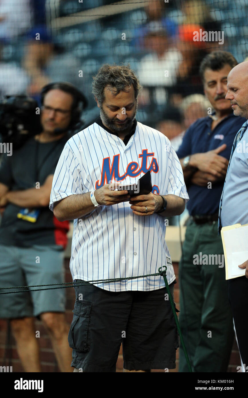NEW YORK, NY - AUGUST 02: Judd Apatow was joined by his wife Leslie ...