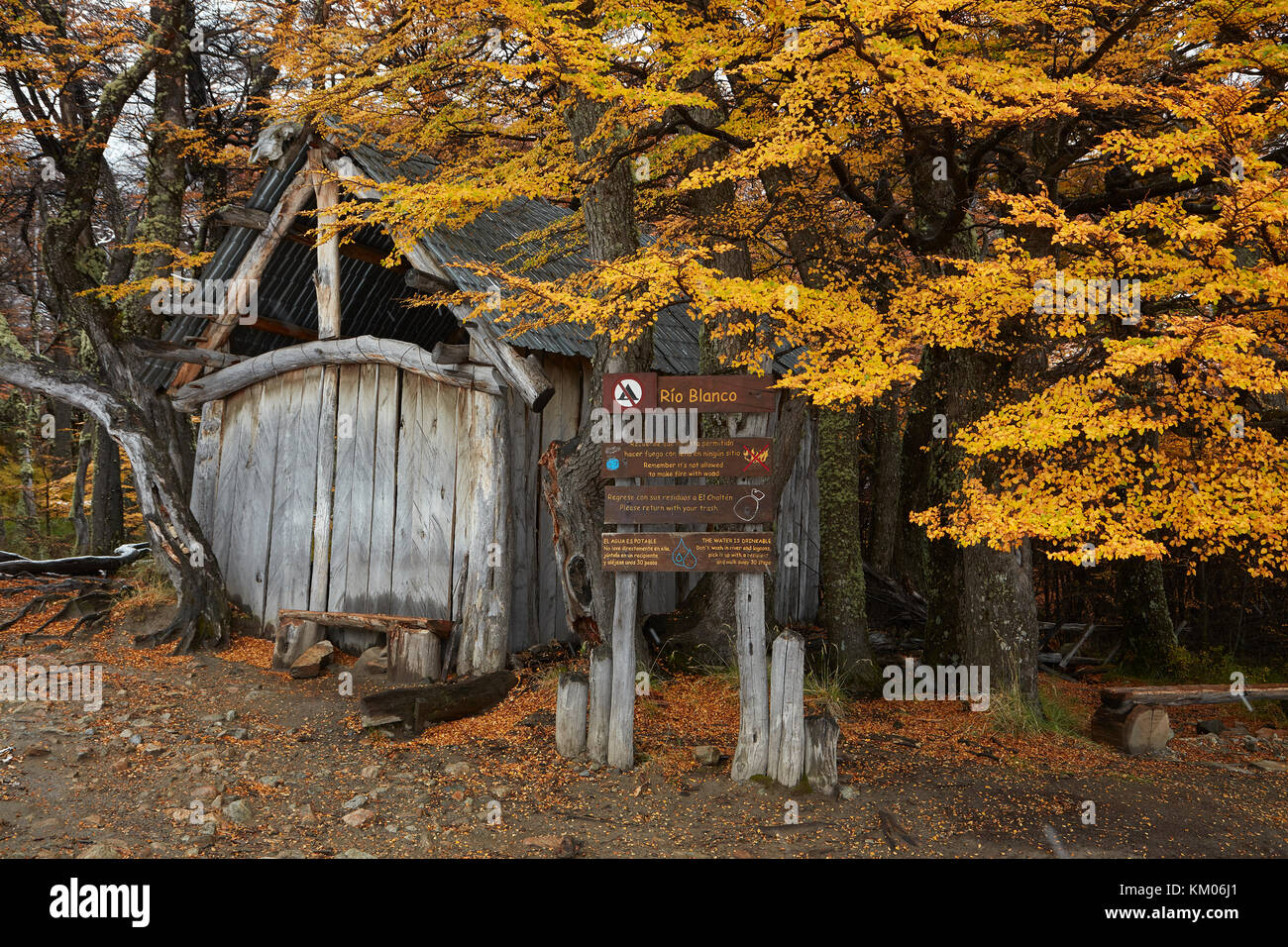 Rio Blanco shelter on track to Laguna de los Tres, Parque Nacional Los ...