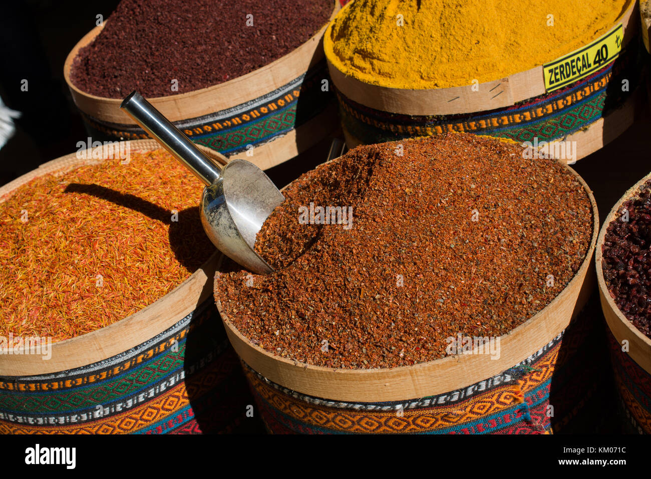 Various type of spices at the Spice Market Stock Photo - Alamy