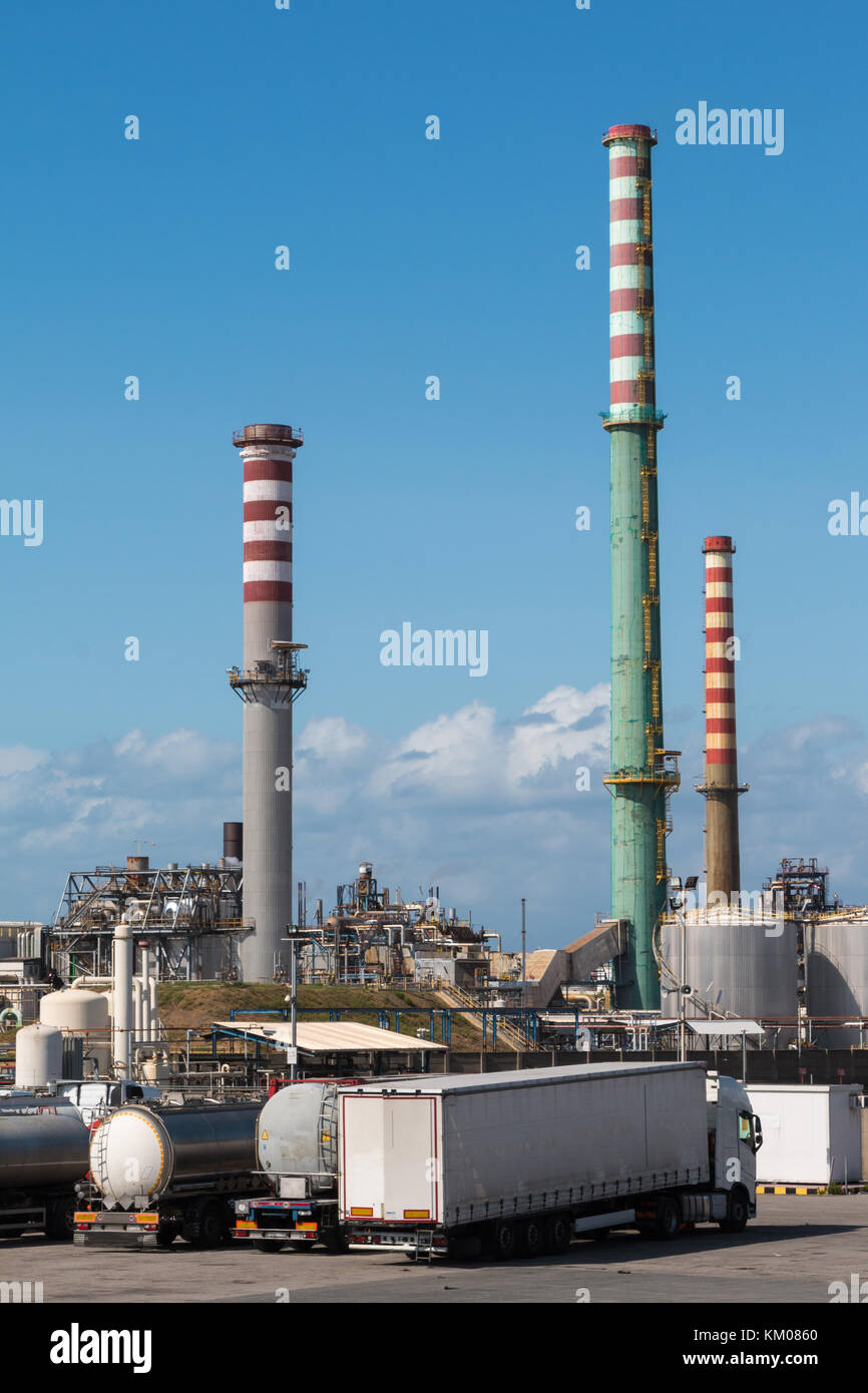 Industry Area: Refinery and Pipelines Industry Zone Stock Photo - Alamy