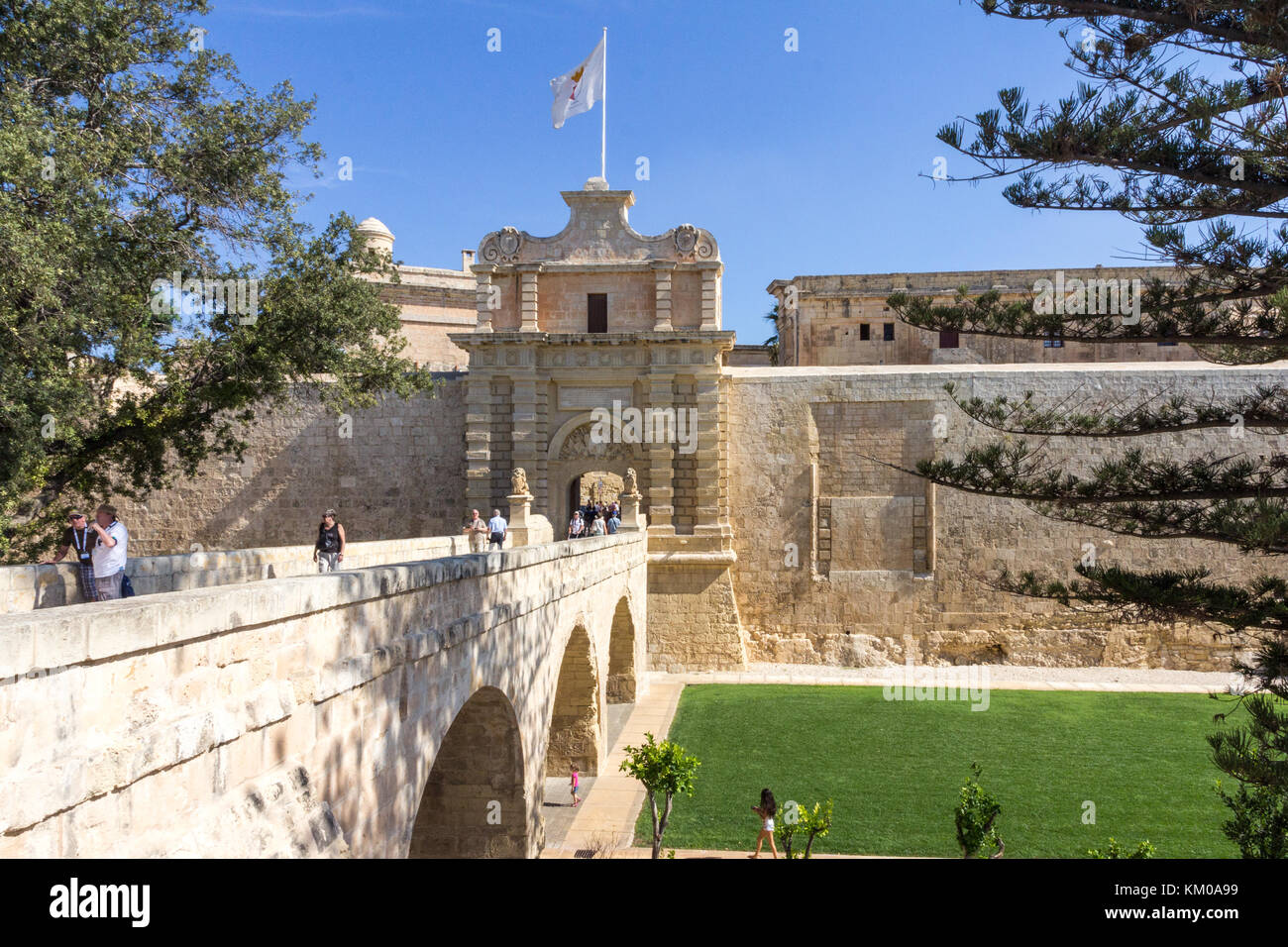 Bridge to Mdina gate, Malta Stock Photo - Alamy