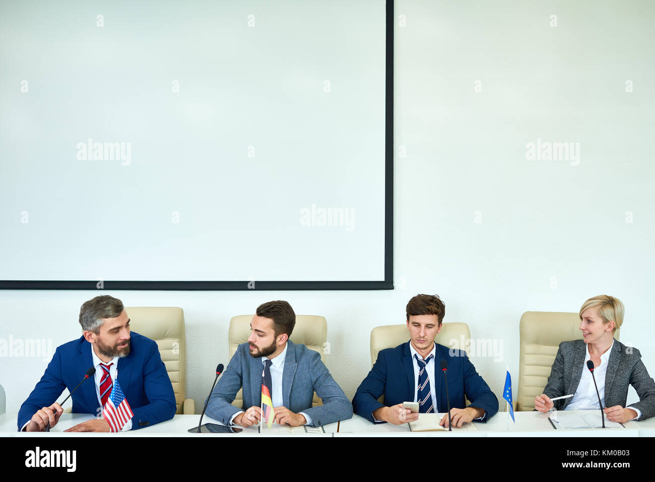 Press conference table hi-res stock photography and images - Alamy