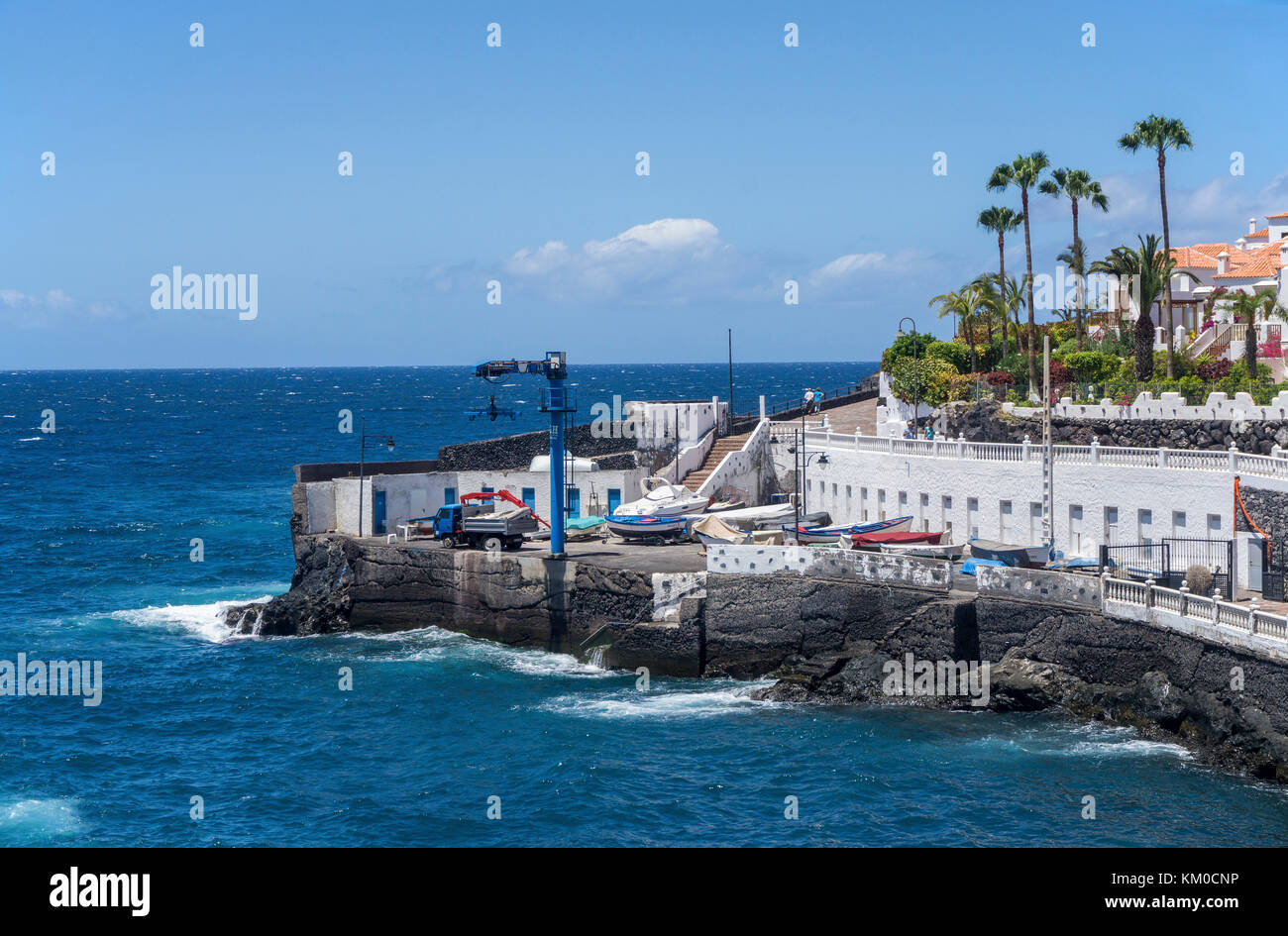 Piscina los chocos, tiny fishing harbour at village Puerto de Santiago ...