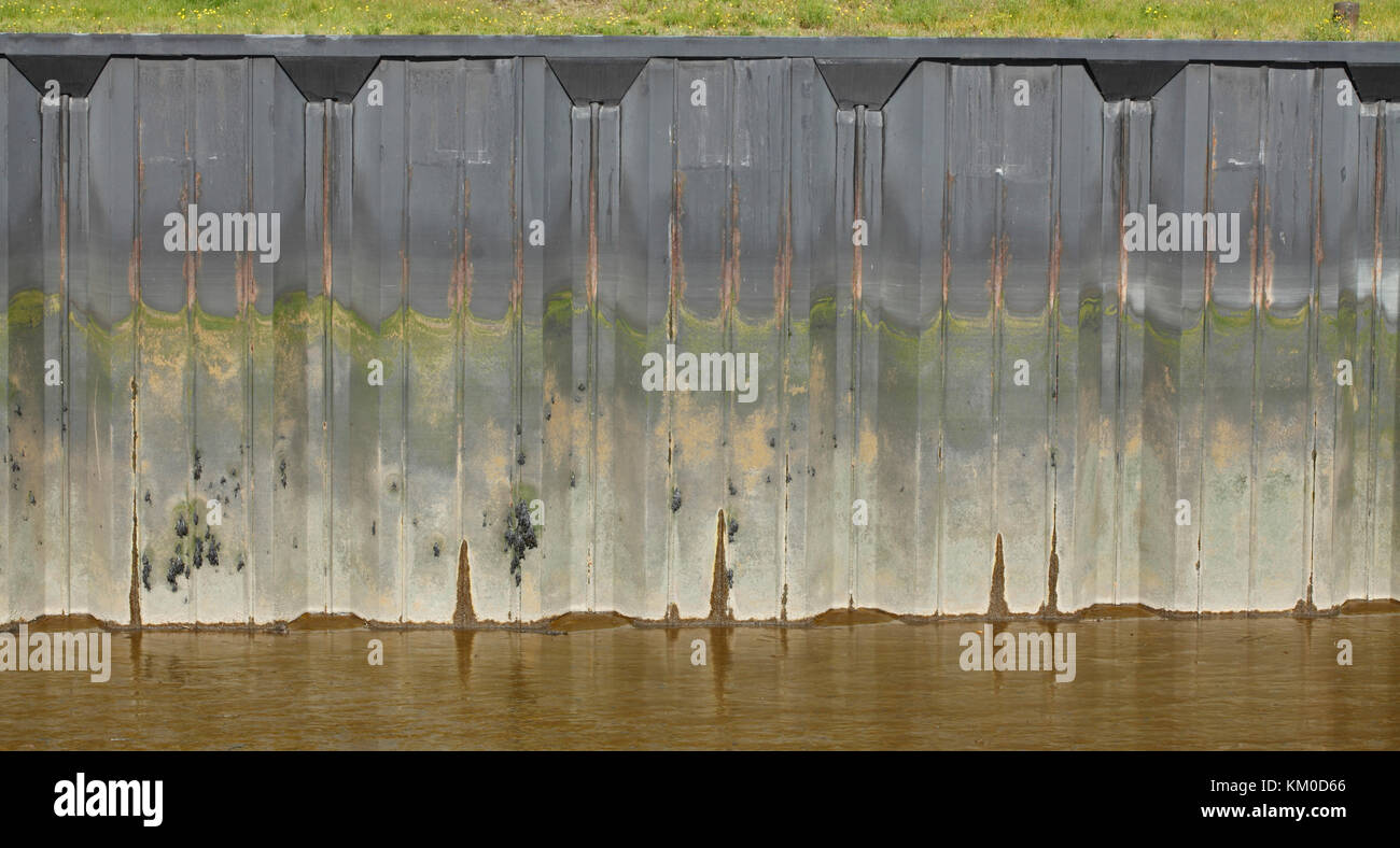 quay wall in ah harbor Stock Photo - Alamy