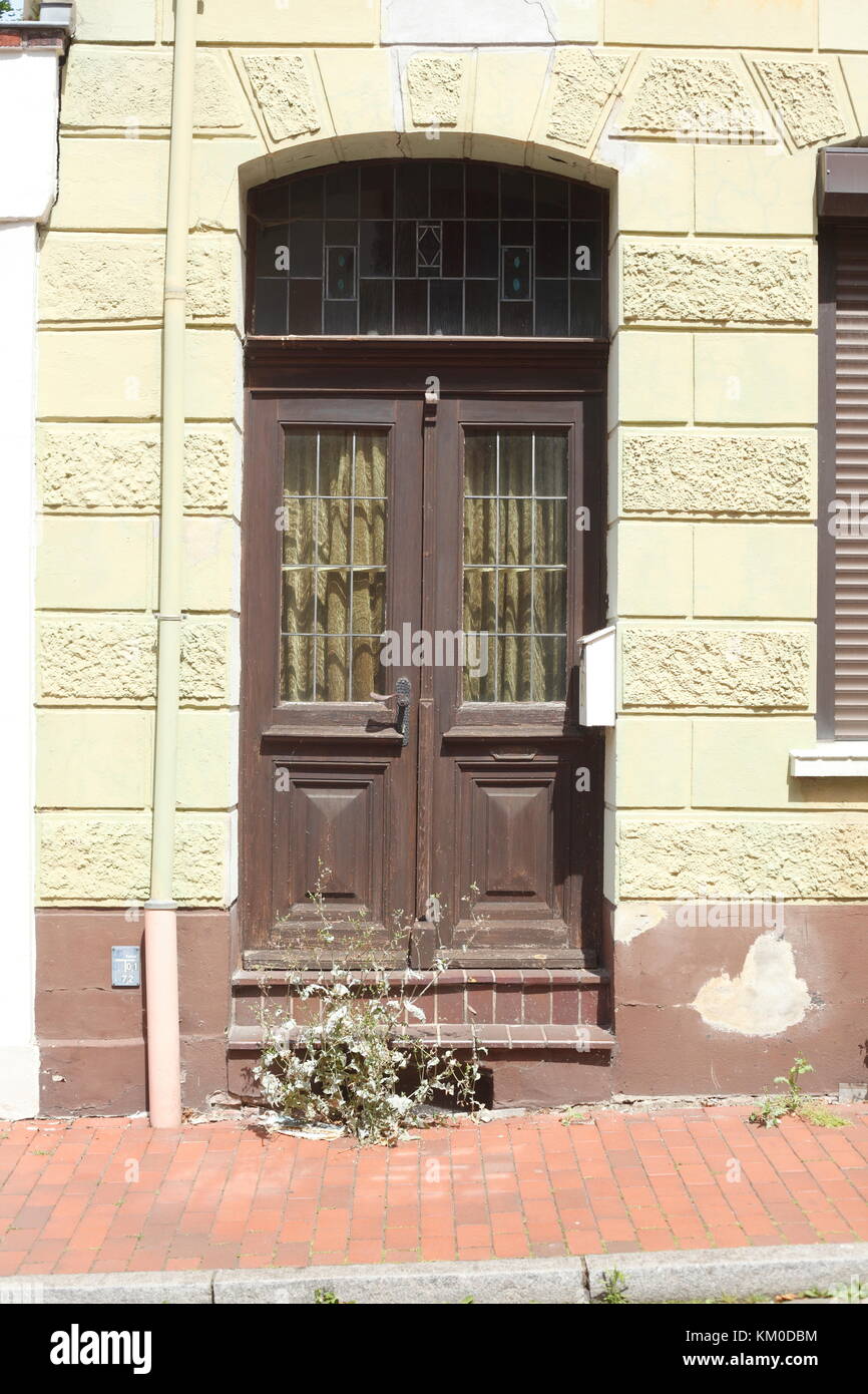 old wooden house door Stock Photo - Alamy
