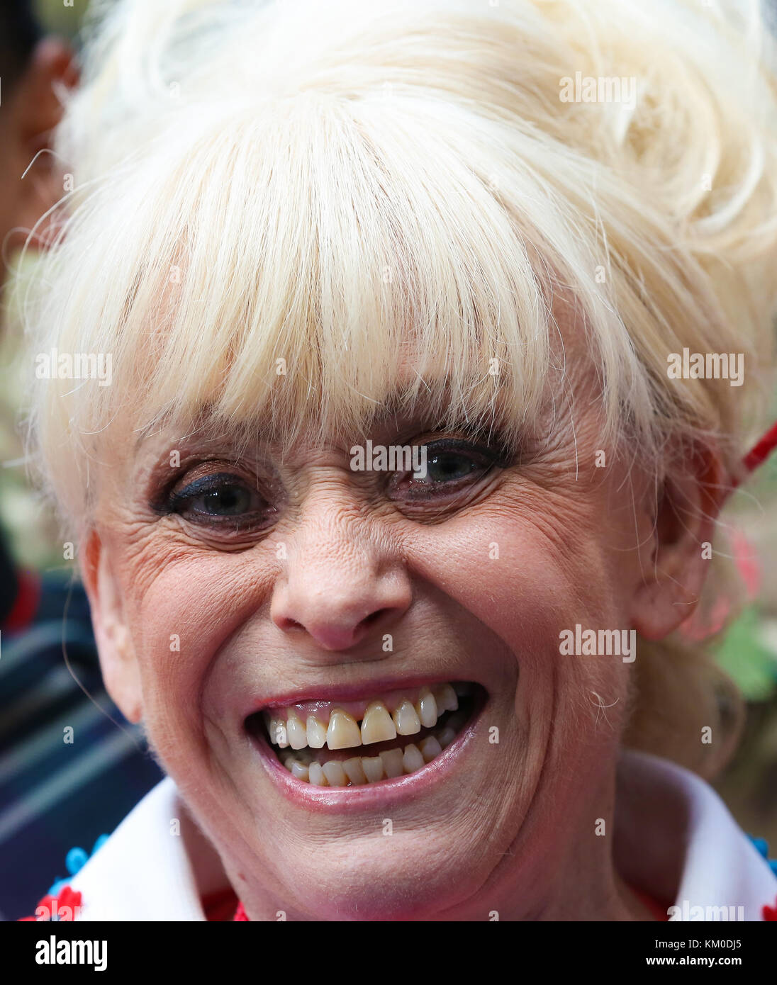 Dame Barbara Windsor and Shane Richie joins the Parachute Regiment Band ...