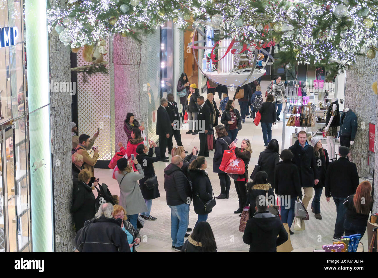 Crowds Shopping at Macy's Flagship Department Store in Herald Square ...