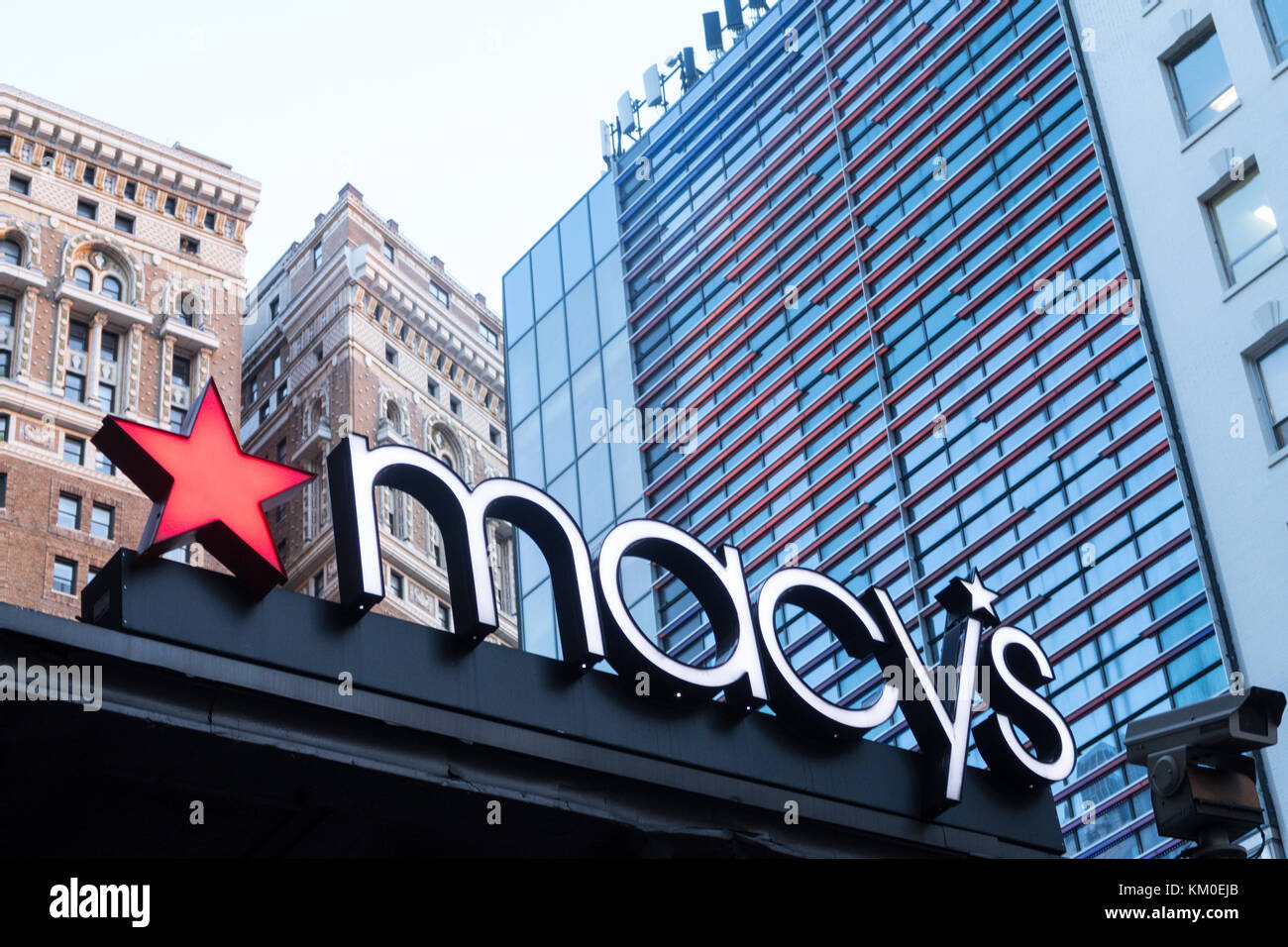 Macys store sign manhattan hi-res stock photography and images - Alamy