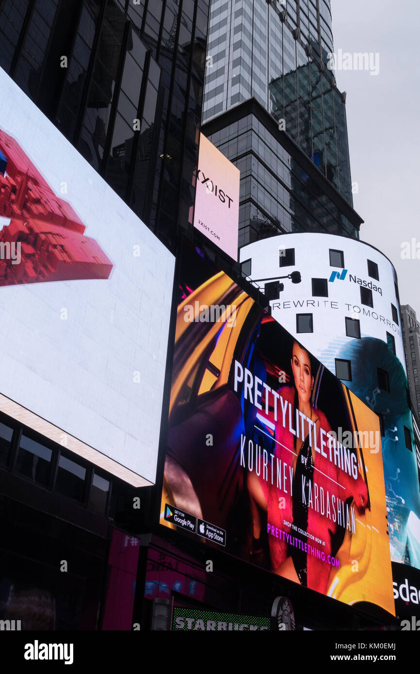 Lit Advertising Billboards in Times Square, NYC, USA Stock Photo - Alamy