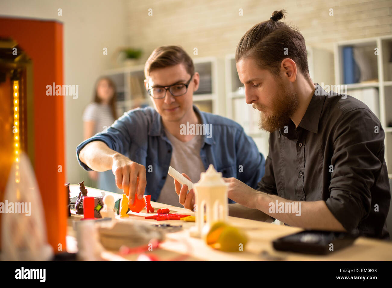 Young people using 3d hi-res stock photography and images - Alamy