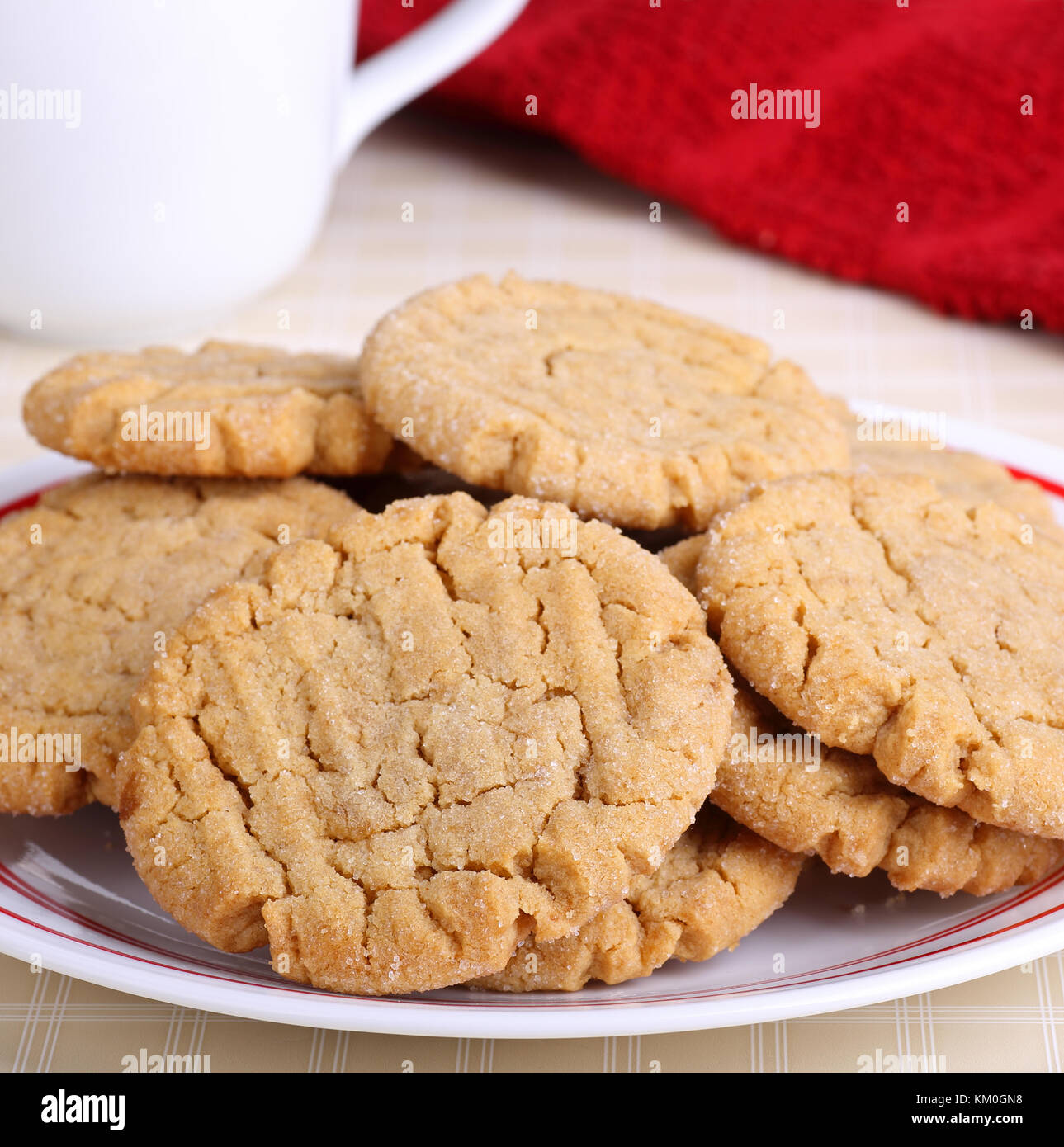 Several cookies on plate hi-res stock photography and images - Alamy