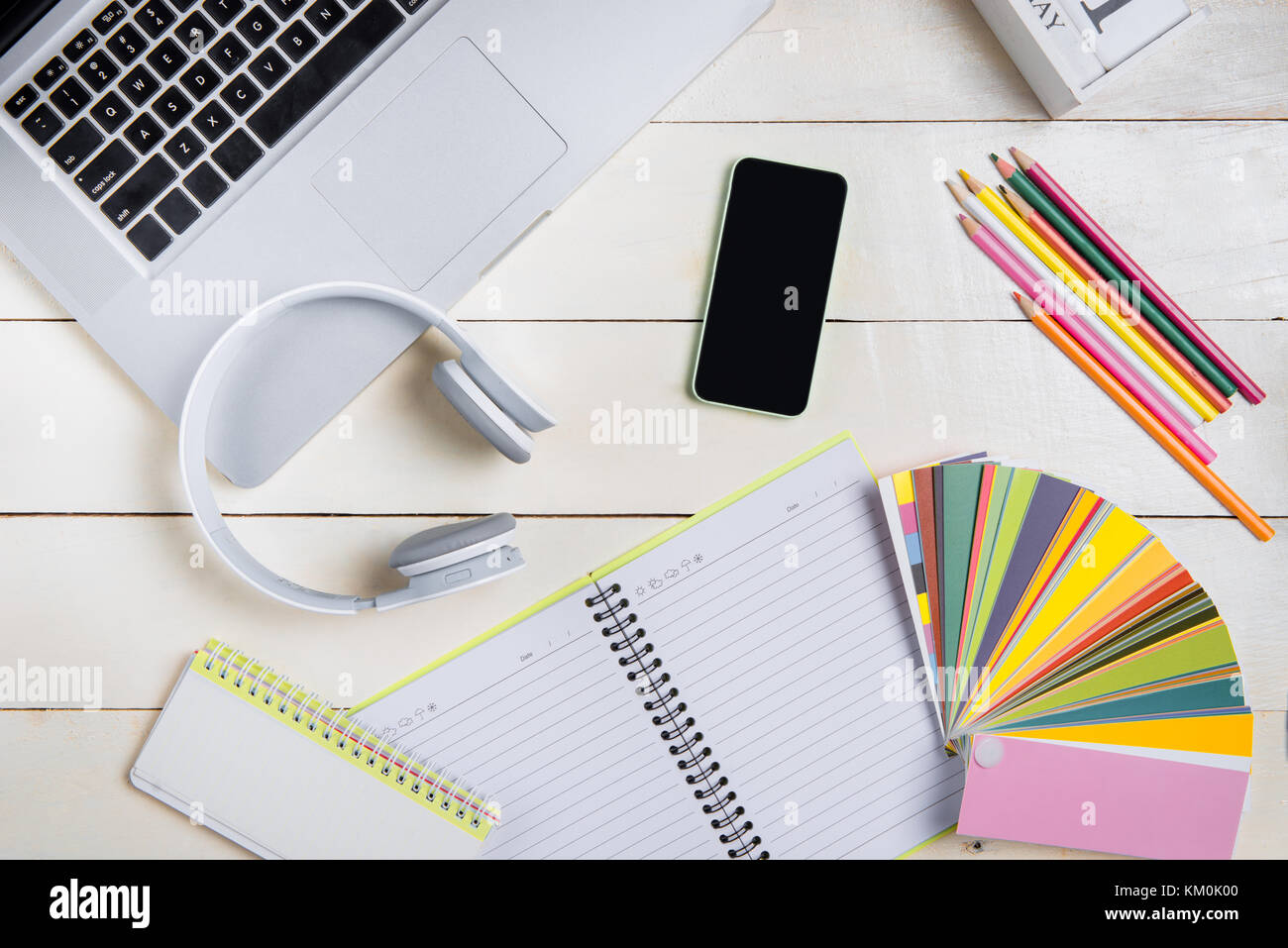 Computer laptop research working on desk concept Stock Photo - Alamy