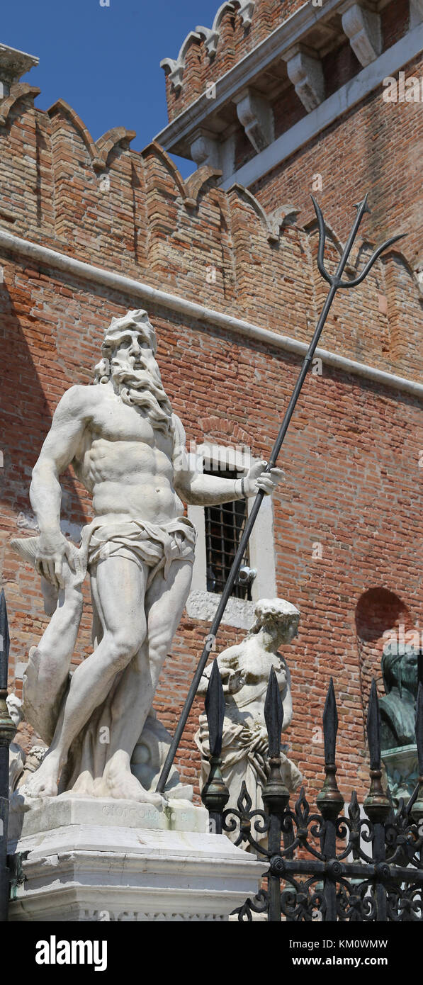 Neptune statue venice italy hi-res stock photography and images - Alamy