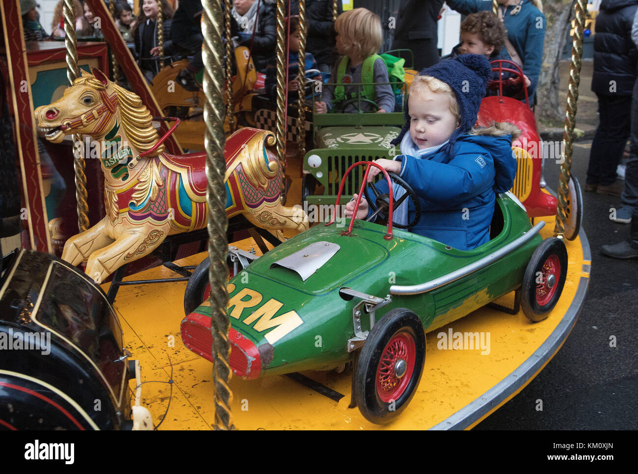 Mery-Go-Round at Hampstead High Street Christmas festivities Stock ...