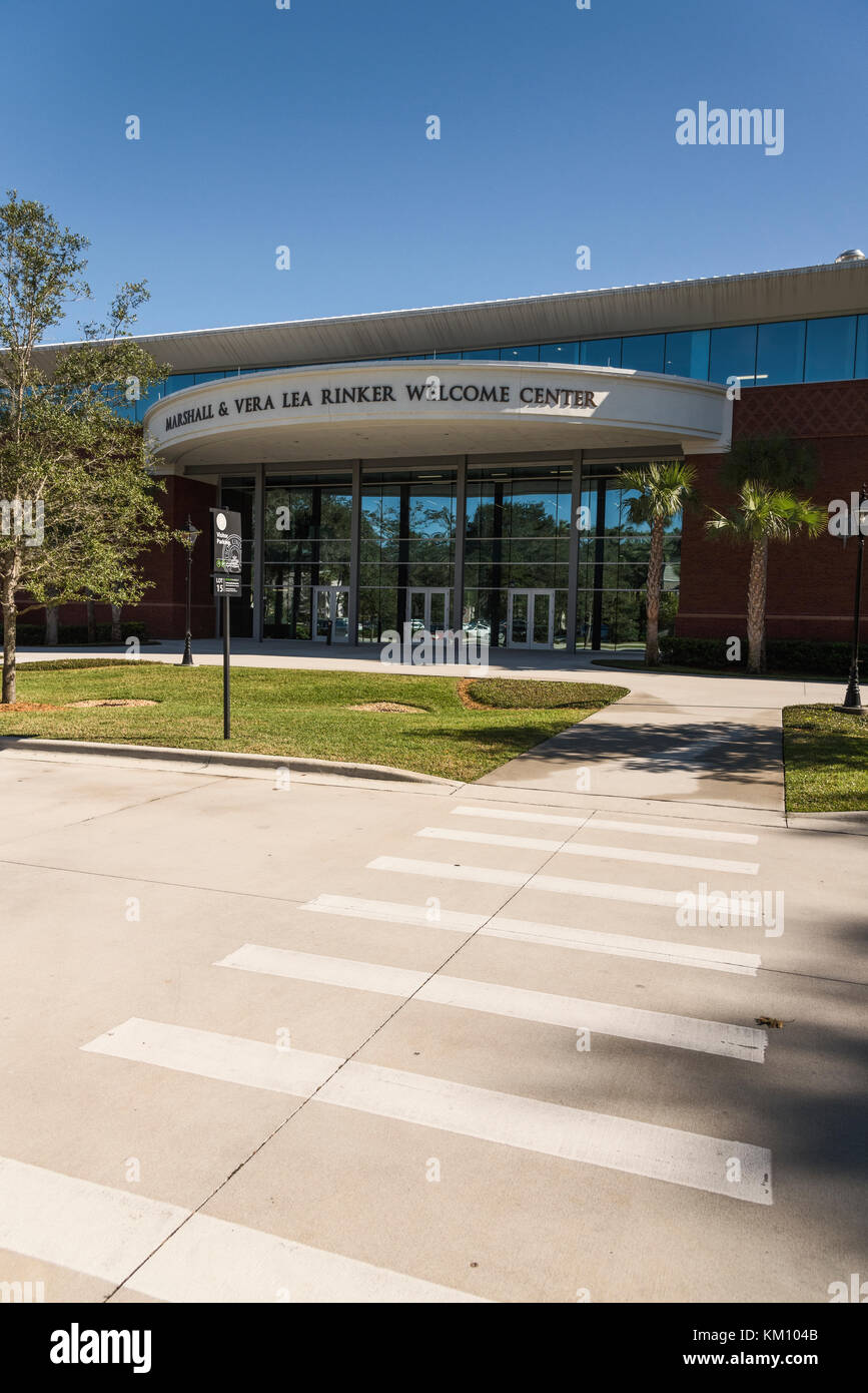 Stetson university school campus hi-res stock photography and images ...