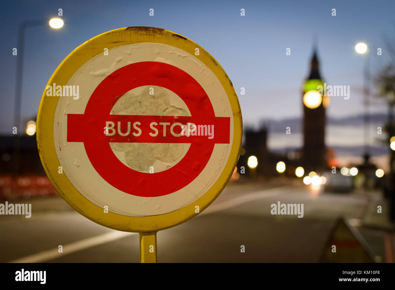 Uk bus stop sign hi-res stock photography and images - Alamy