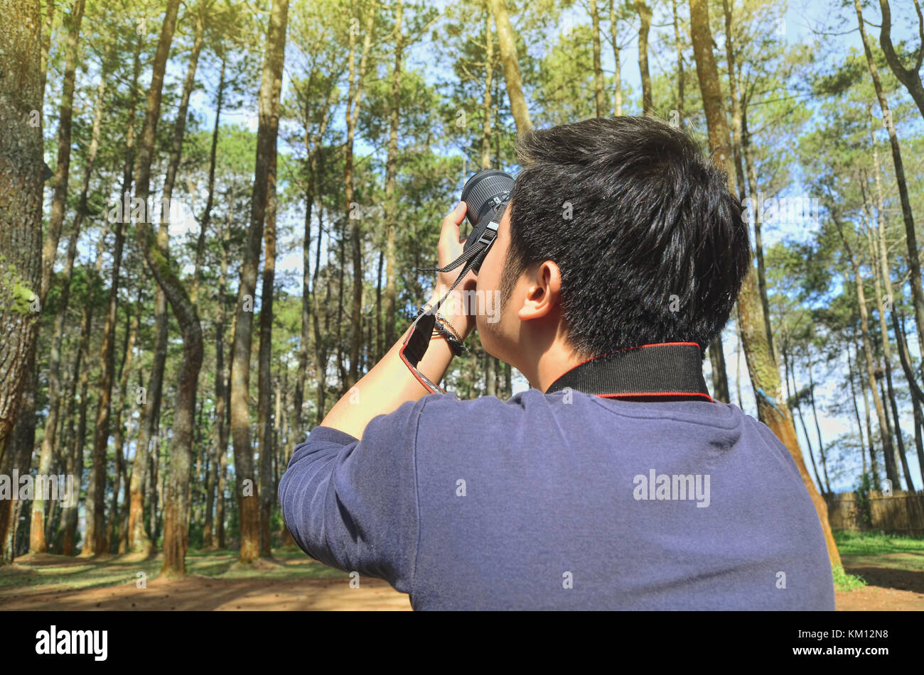 Lone male photographer hi-res stock photography and images - Alamy