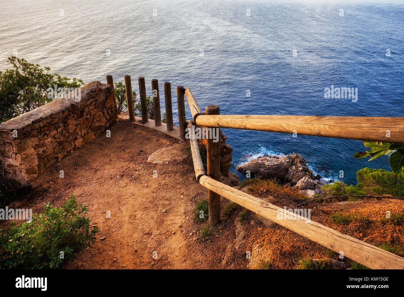 Cliff top terrace hi-res stock photography and images - Alamy