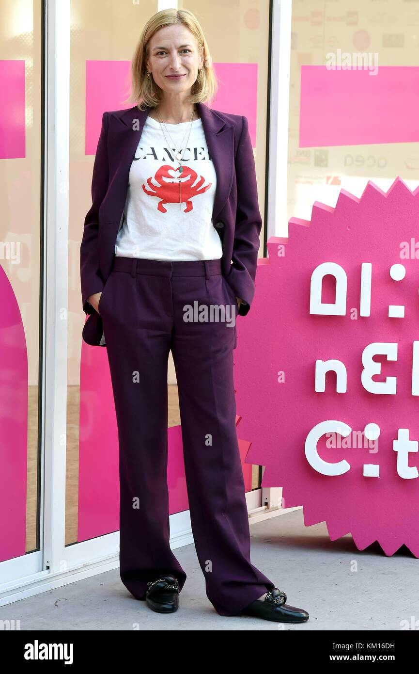 Zoe r hi-res stock photography and images - Alamy