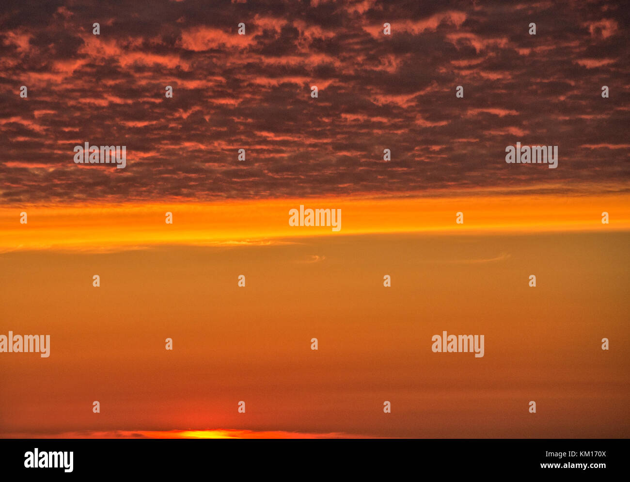 Beautiful sunset red cloudscape hi-res stock photography and images - Alamy