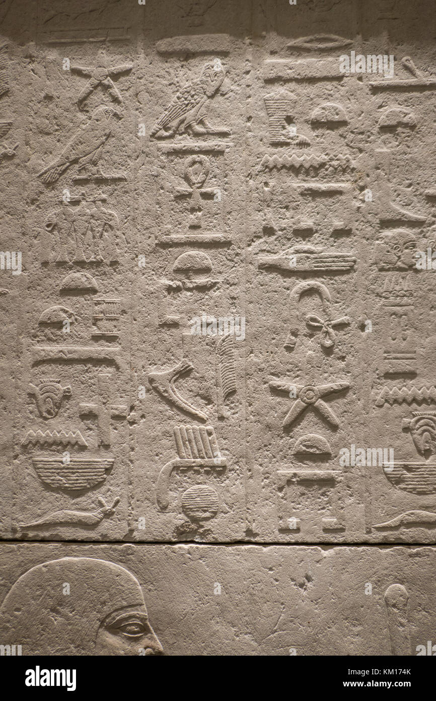 Egyptian hieroglyphics alphabet hi-res stock photography and images - Alamy