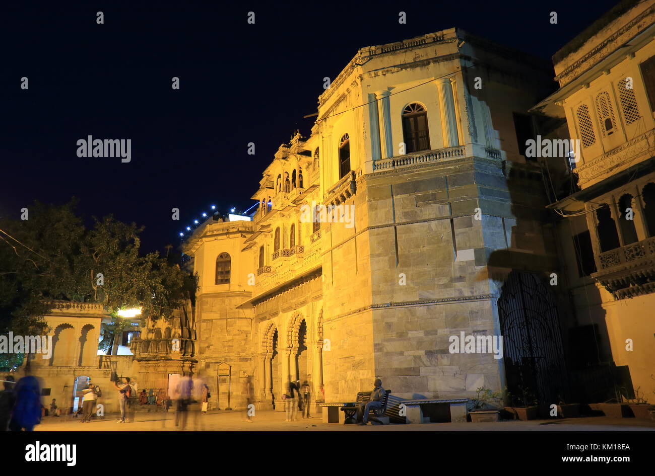Historical lakeside architecture Gangaur gate cityscape Udaipur India ...