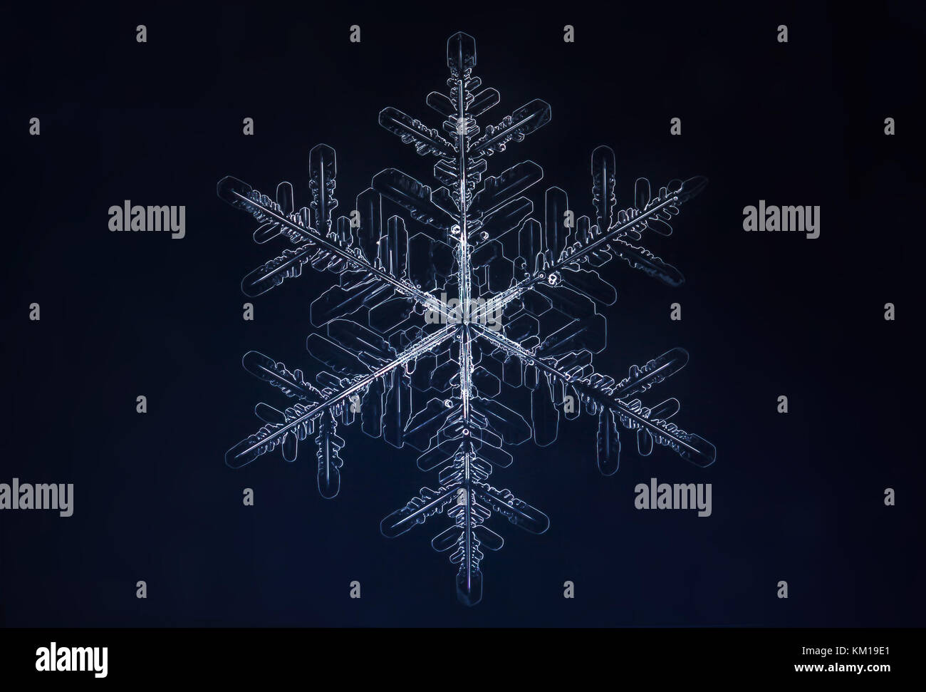 Snowflake blue background hi-res stock photography and images - Alamy