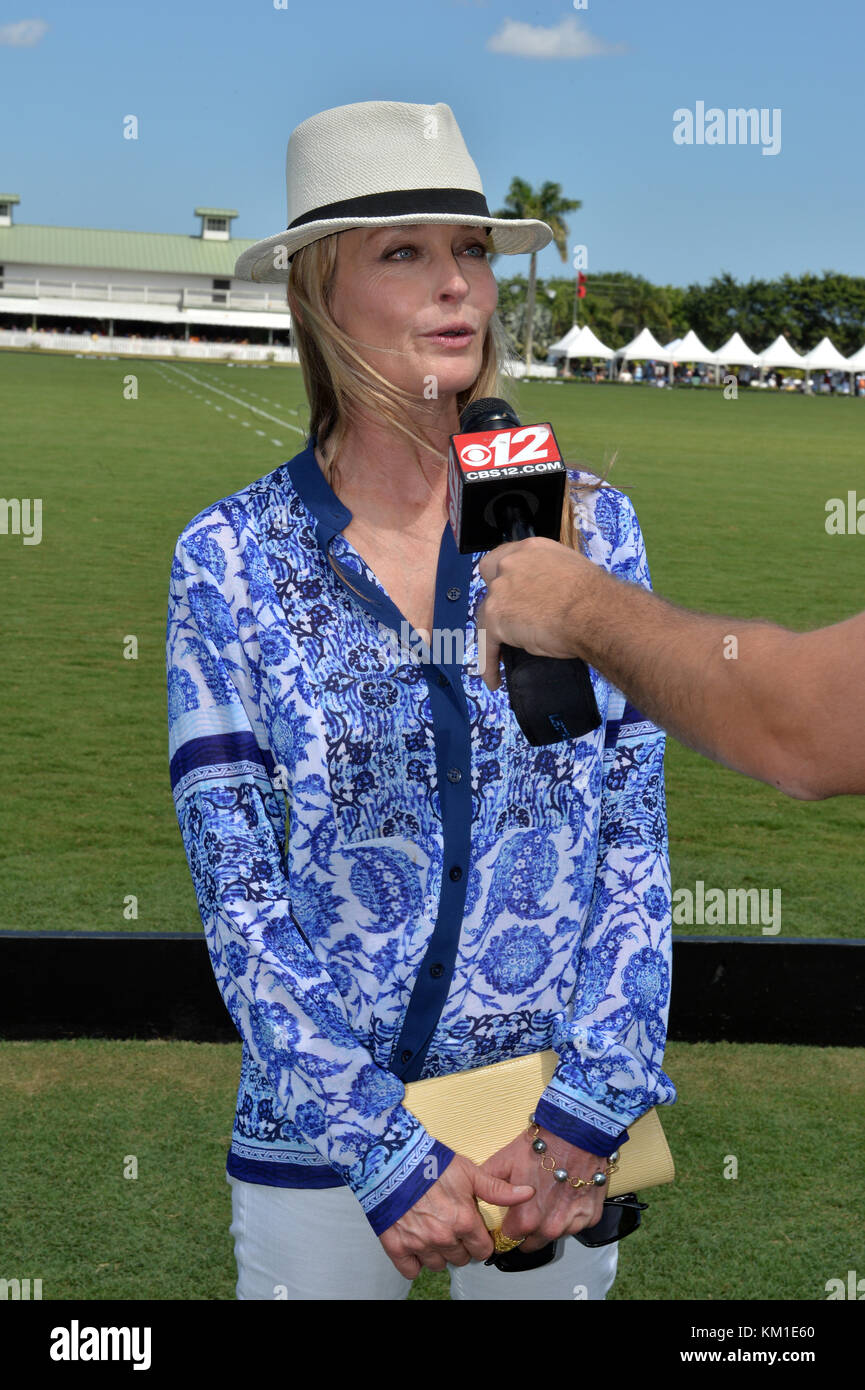 Bo derek beach hi-res stock photography and images - Alamy