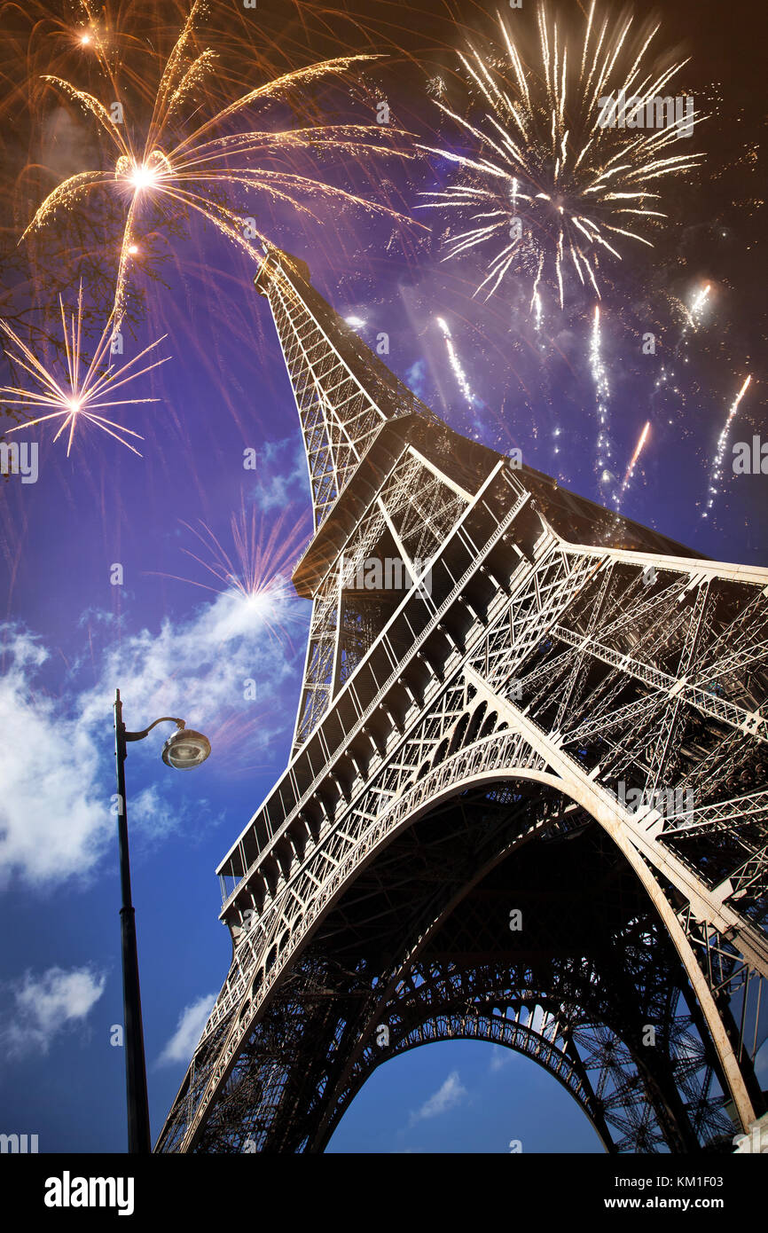 celebrating New Year in the city - Eiffel tower (Paris, France) with ...