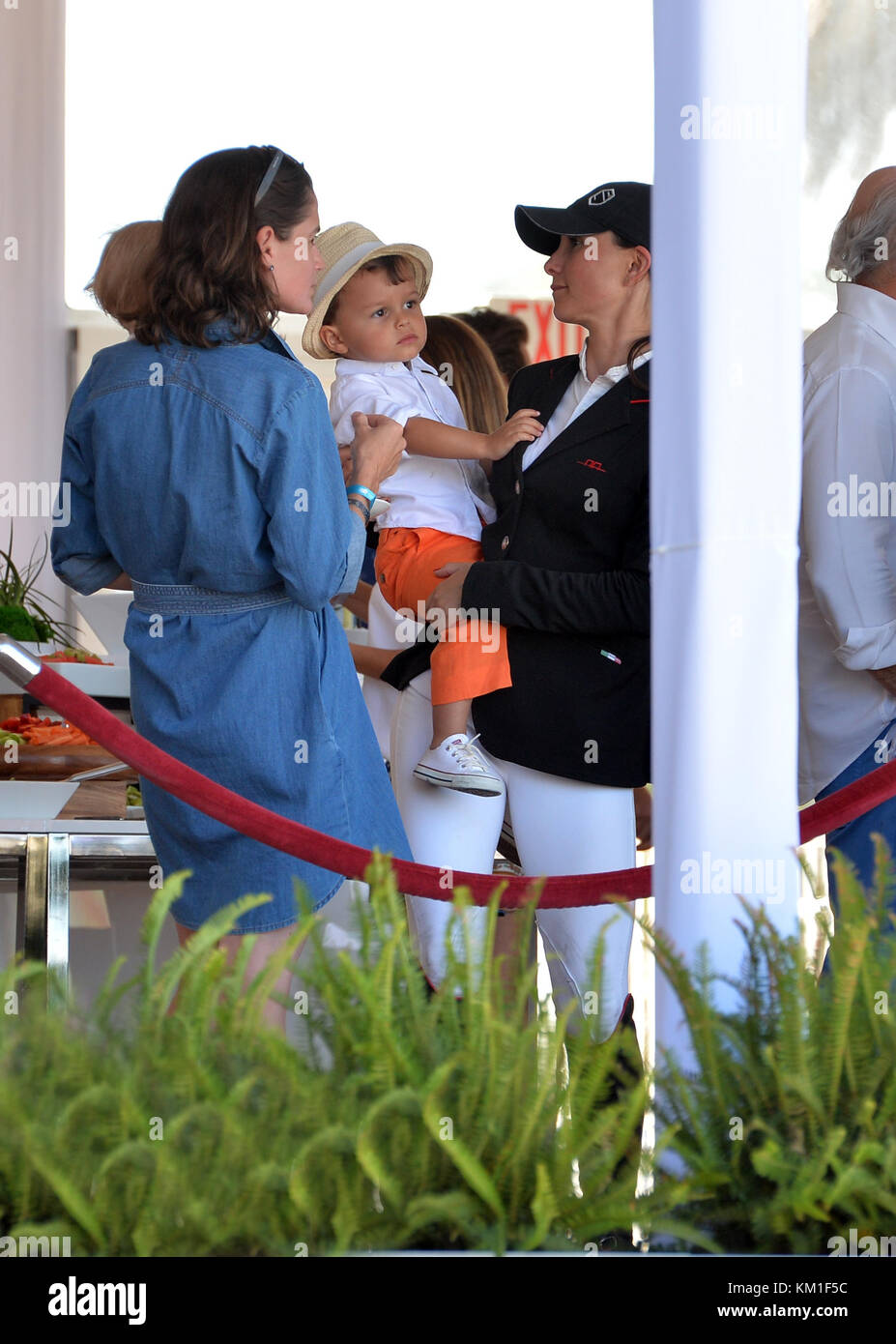 MIAMI BEACH, FL - APRIL 09: (EXCLUSIVE COVERAGE) Georgina Bloomberg and ...
