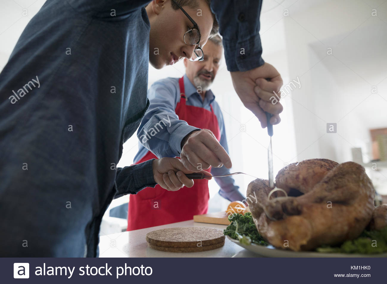 Father son talking serious hi-res stock photography and images - Alamy