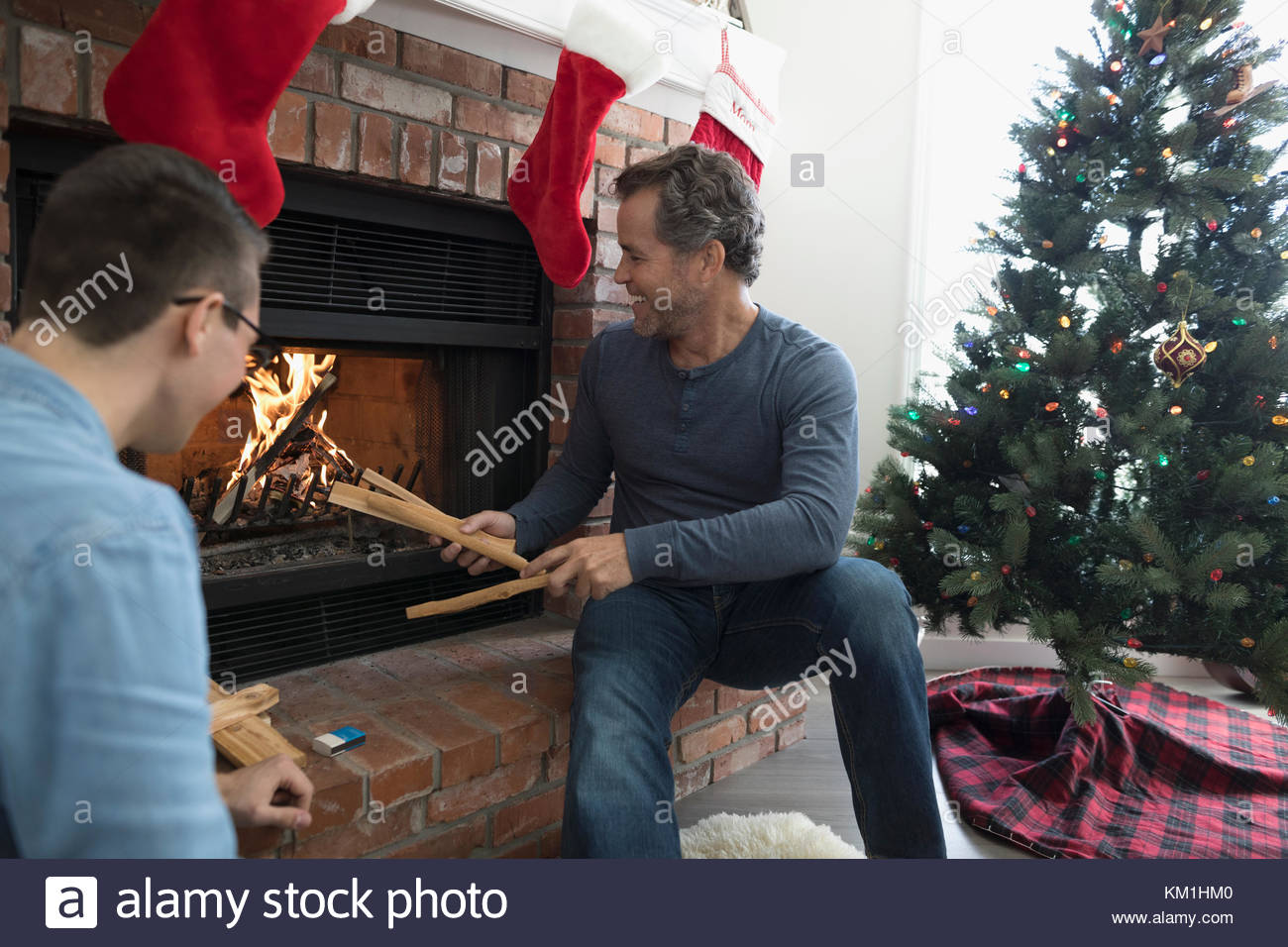 Christmas Living Room With Fireplace Stock Photos & Christmas Living ...