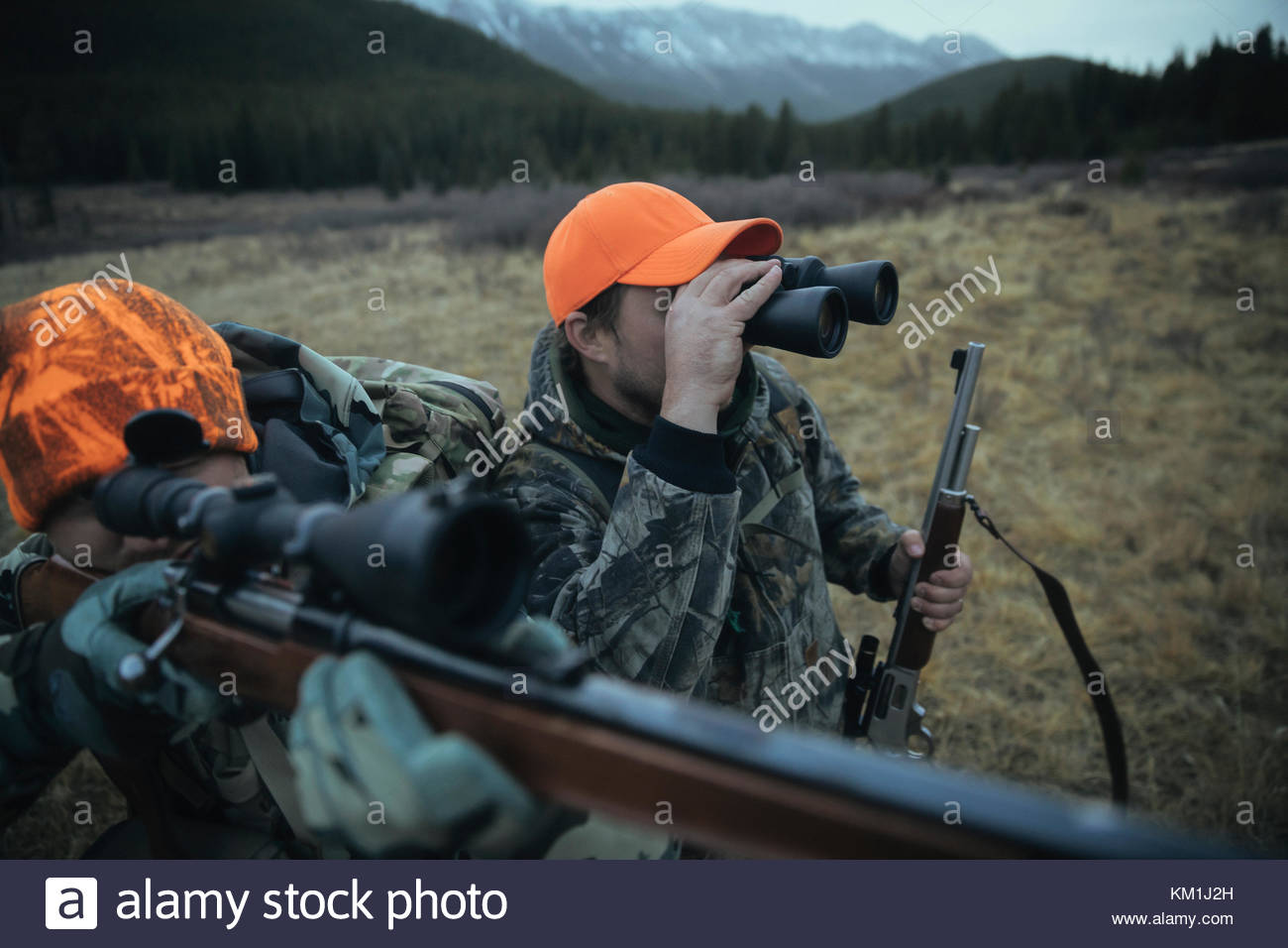 Rifle scope hunter hi-res stock photography and images - Alamy