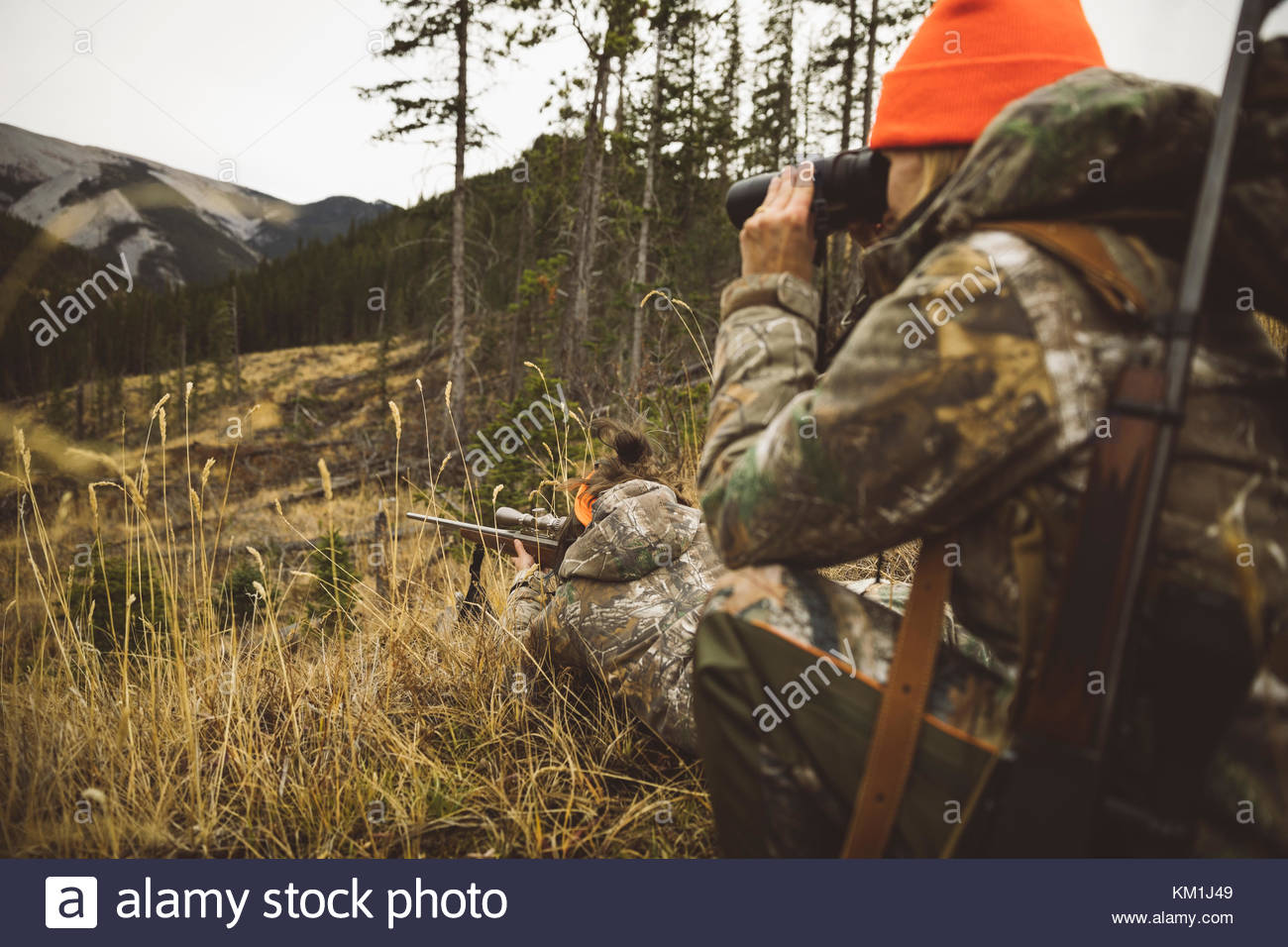 People using shotgun hi-res stock photography and images - Alamy