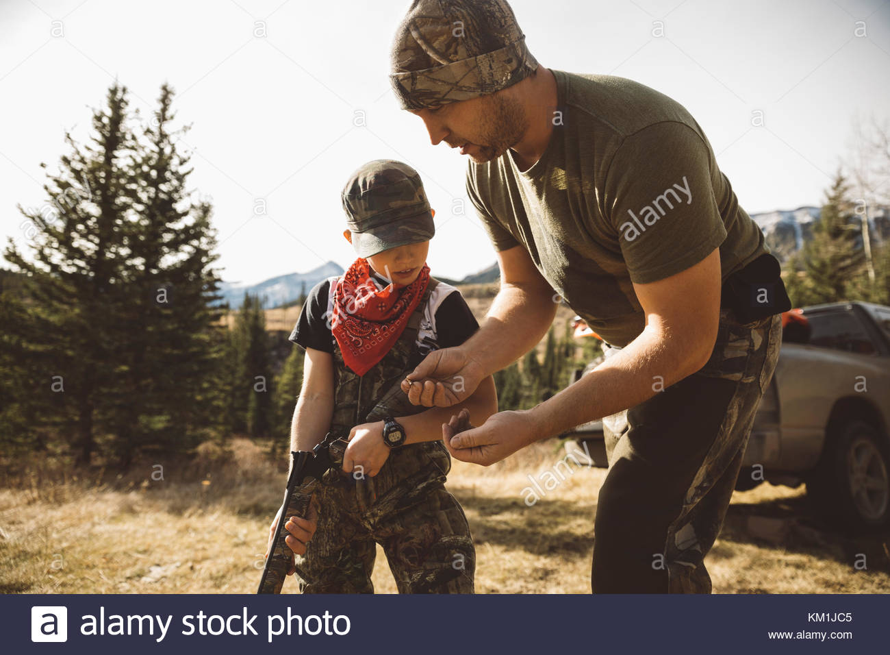 Father son hunting rifle hi-res stock photography and images - Alamy