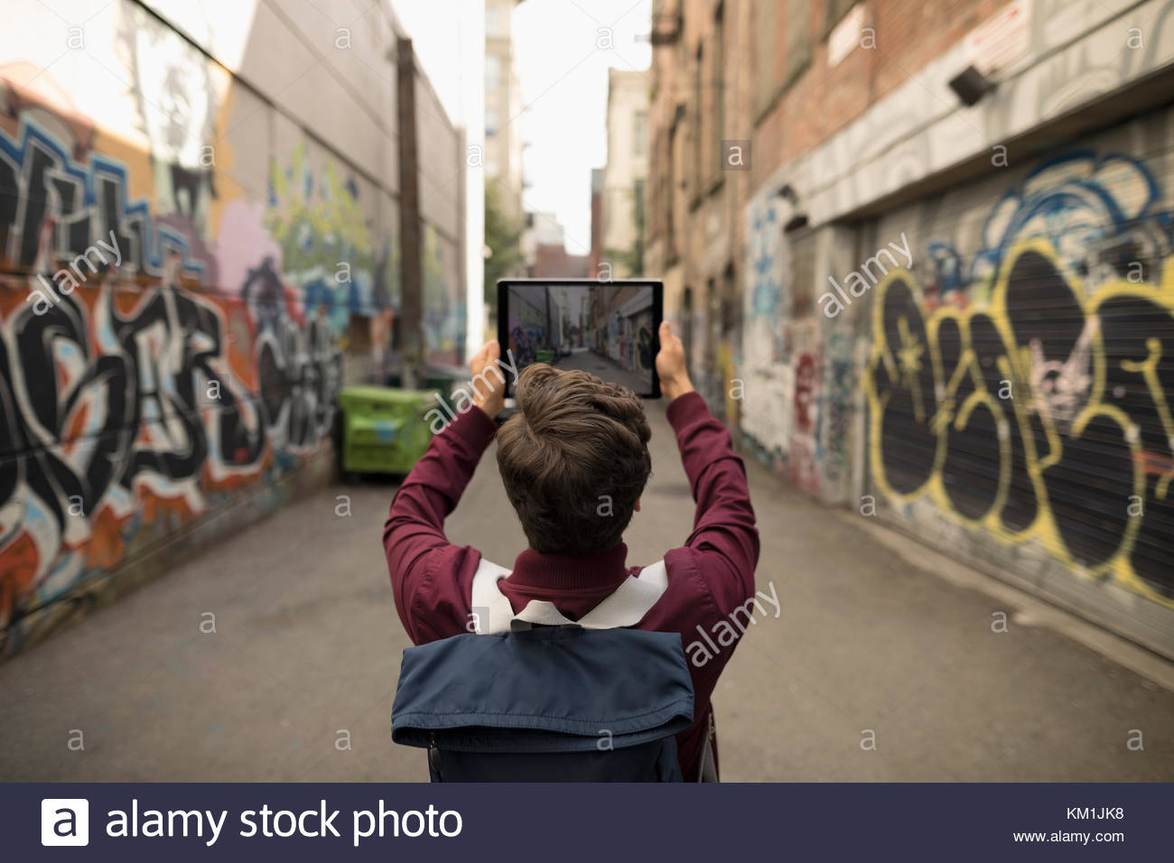 Photographing graffiti hi-res stock photography and images - Alamy
