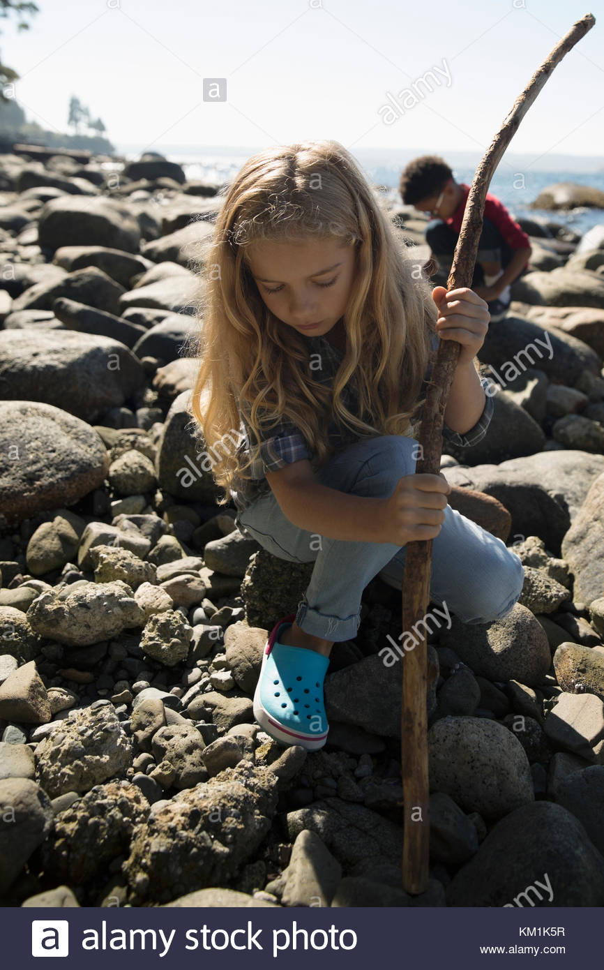 Girl digging hi-res stock photography and images - Alamy