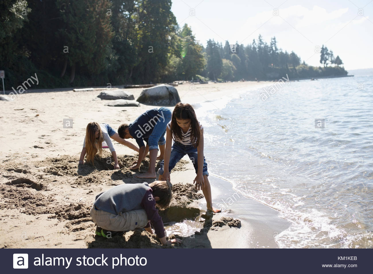 Boy filipino barefoot hi-res stock photography and images - Alamy
