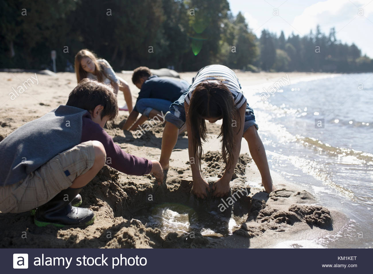 Boy and girl ocean african american hi-res stock photography and images ...