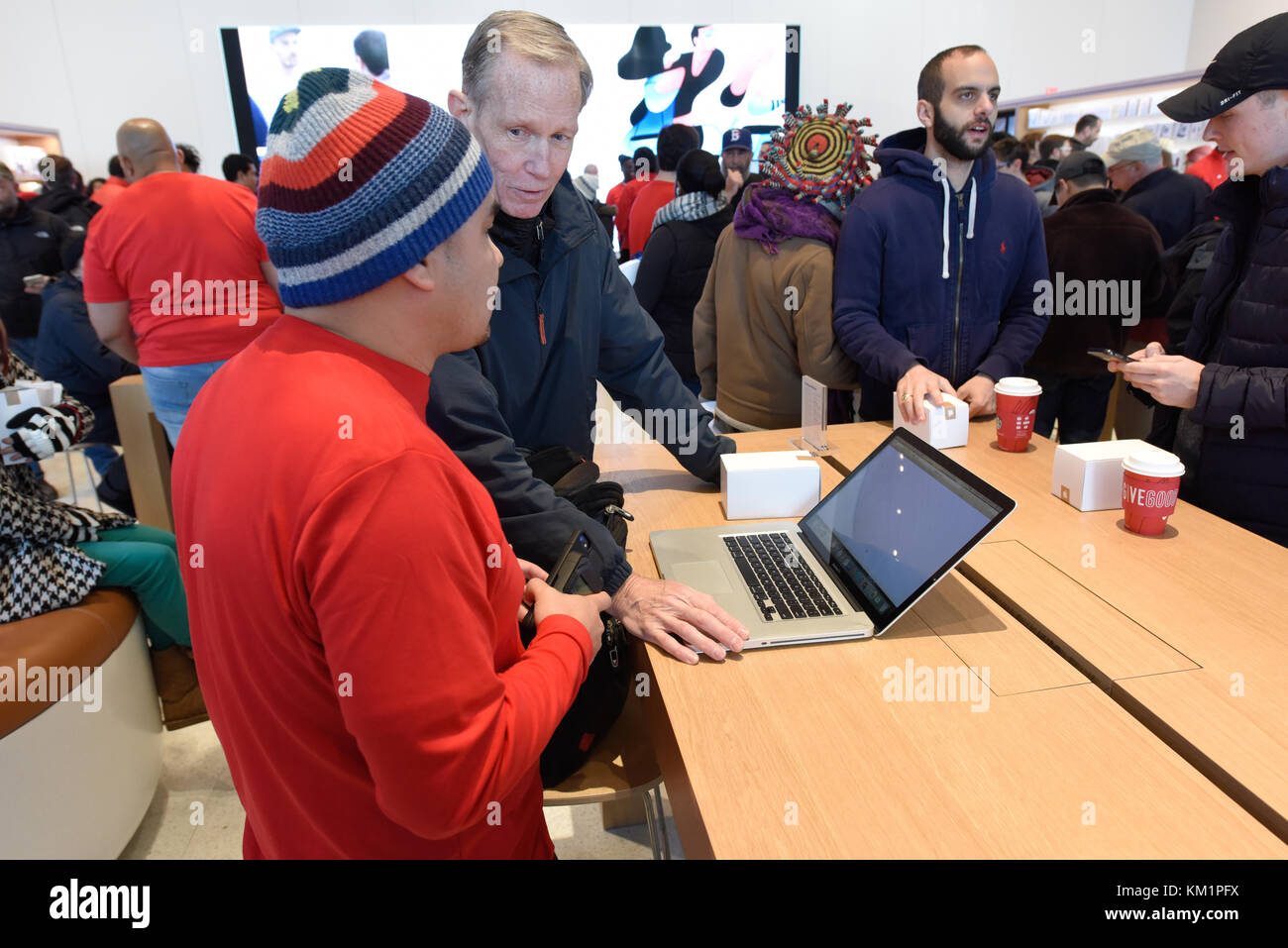 New York City, United States. 01st Dec, 2017. Apple Computer opened its ...