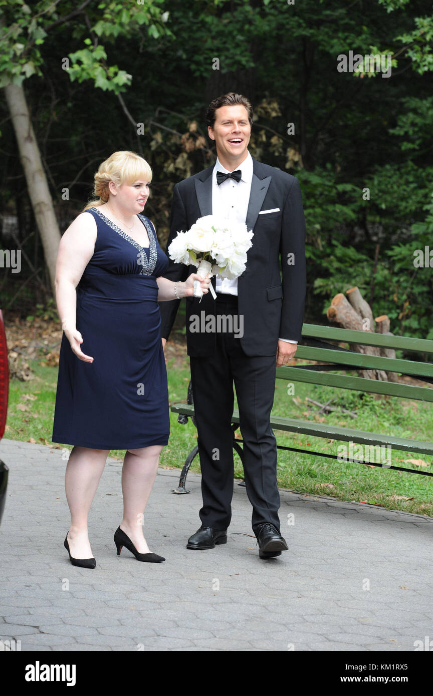 NEW YORK - SEPTEMBER 21: Hayes MacArthur Rebel Wilson on the set of ...