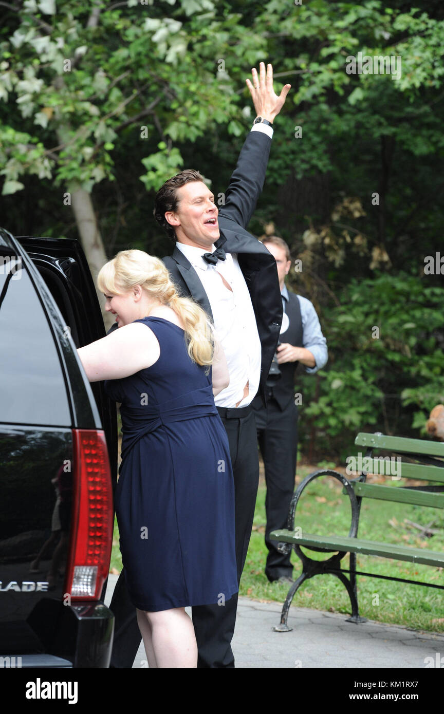 NEW YORK - SEPTEMBER 21: Hayes MacArthur Rebel Wilson on the set of ...