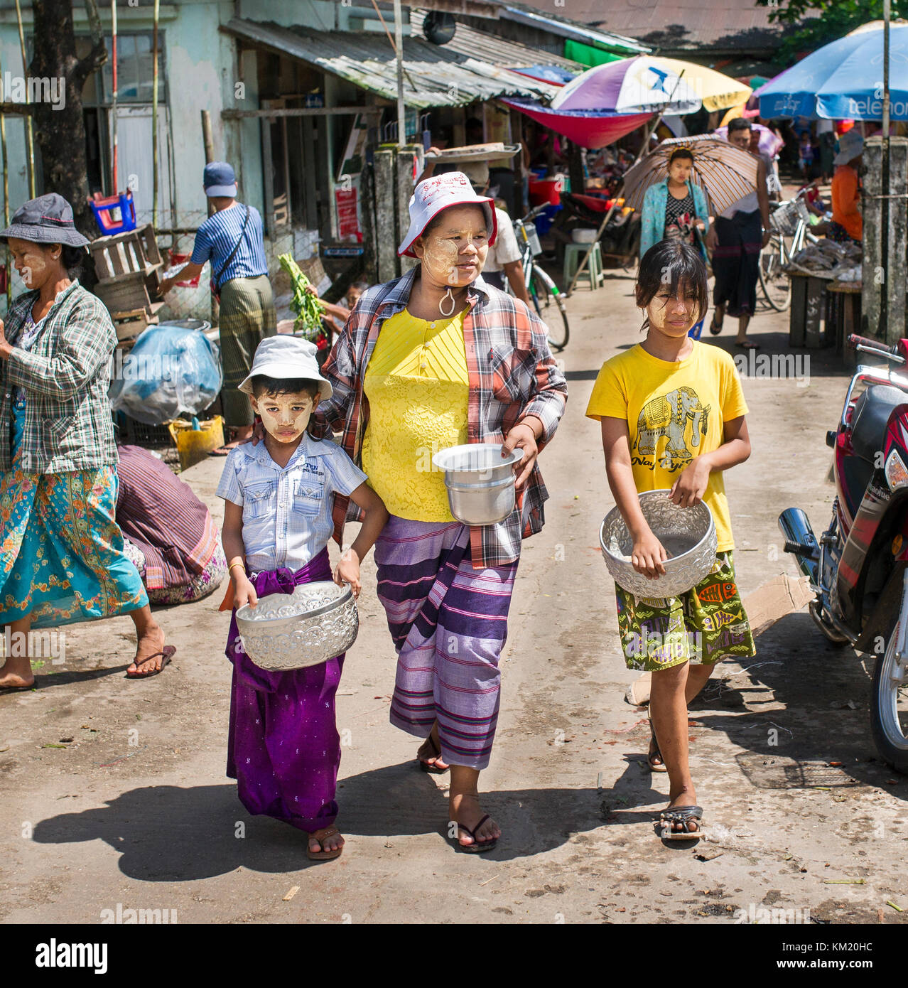 Myanmarese family hi-res stock photography and images - Alamy
